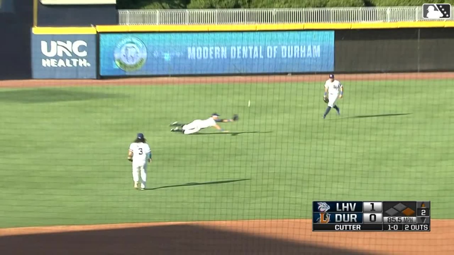 Heriberto Hernandez's nice diving catch | 06/25/2024 | Bulls