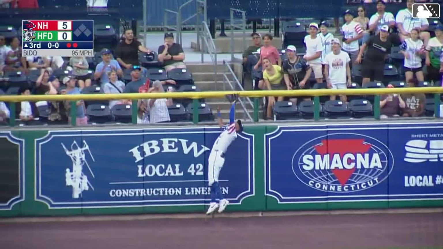 Bladimir Restituyo's terrific leaping catch | 06/26/2024 | MiLB.com