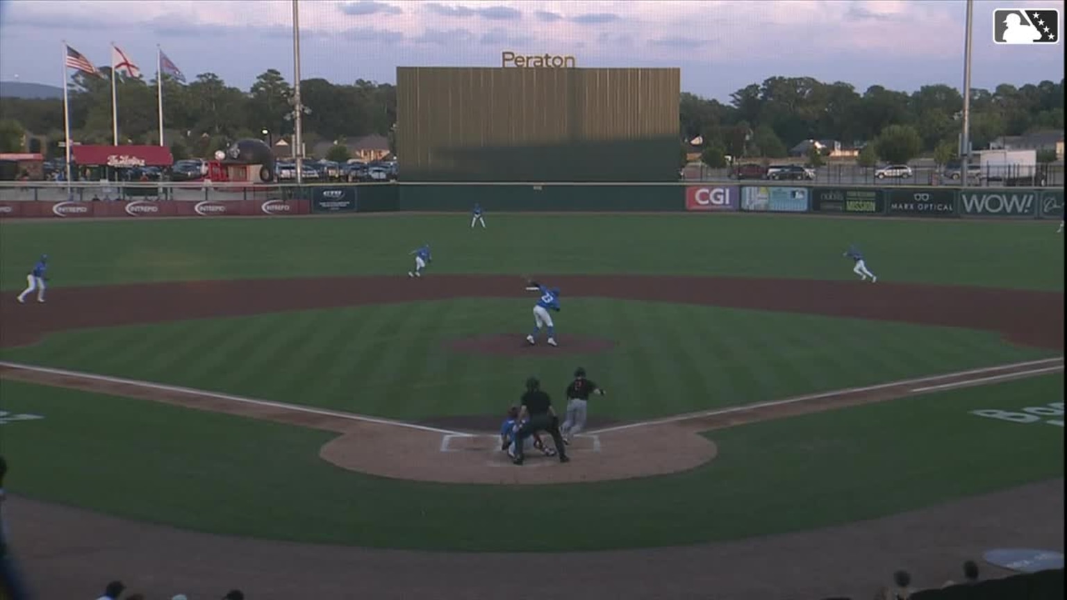Walbert Urena makes a behind-the-back snag | 08/03/2025 | Trash Pandas