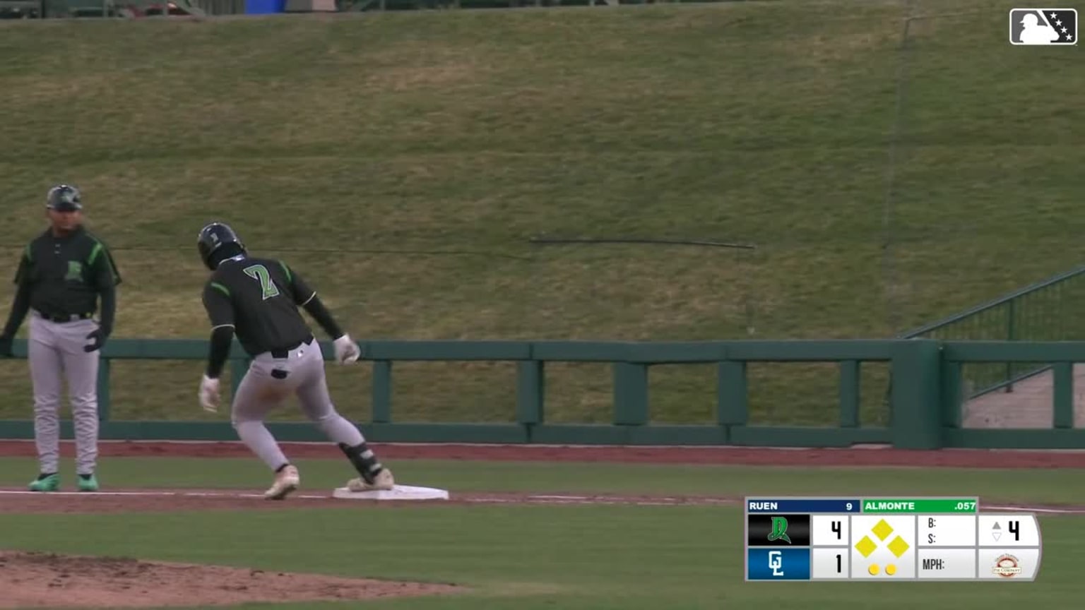 Anthony Stephan's grand slam | 04/15/2025 | Dragons