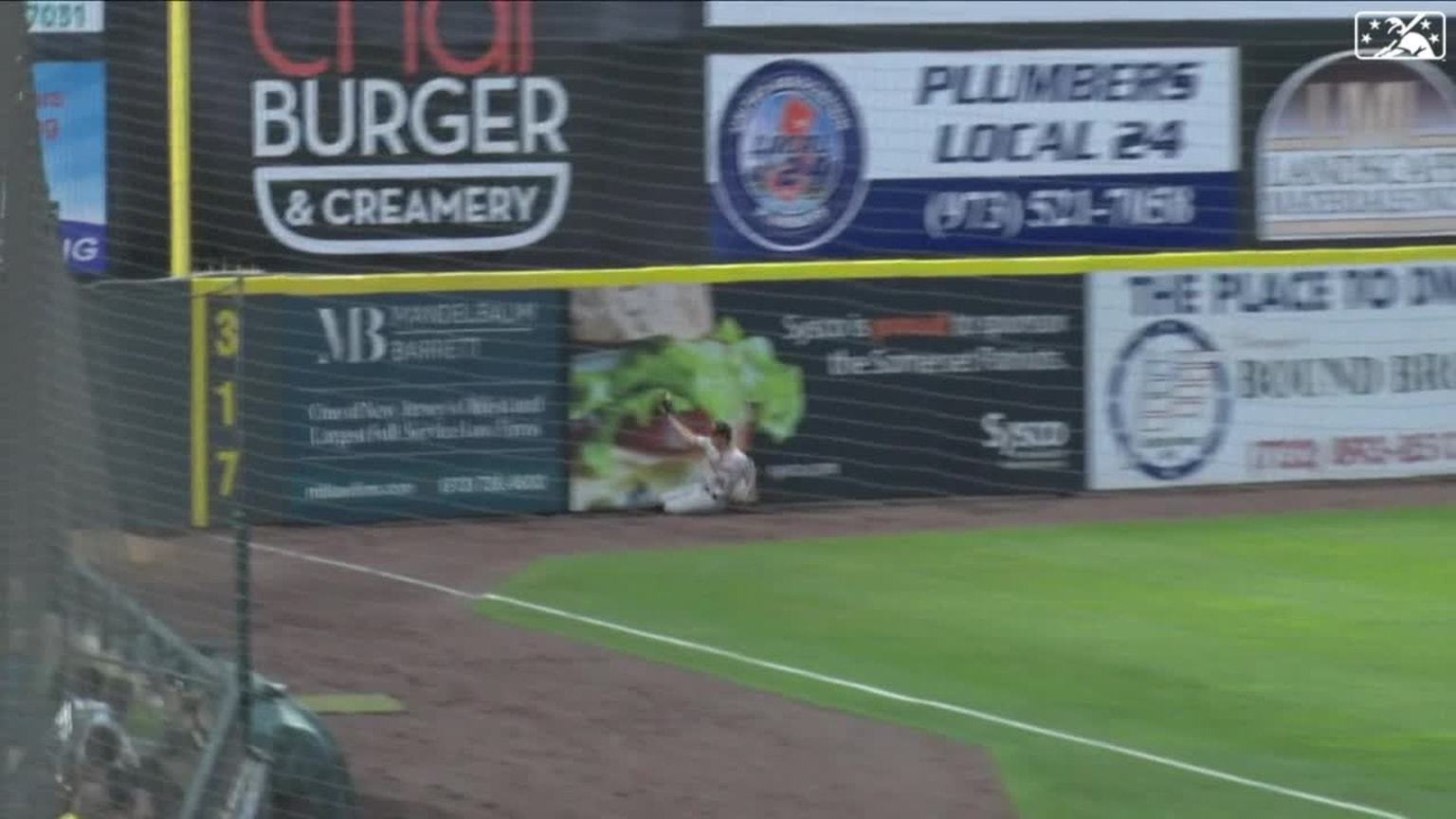 Connor Scott’s sliding catch | 06/17/2023 | Curve