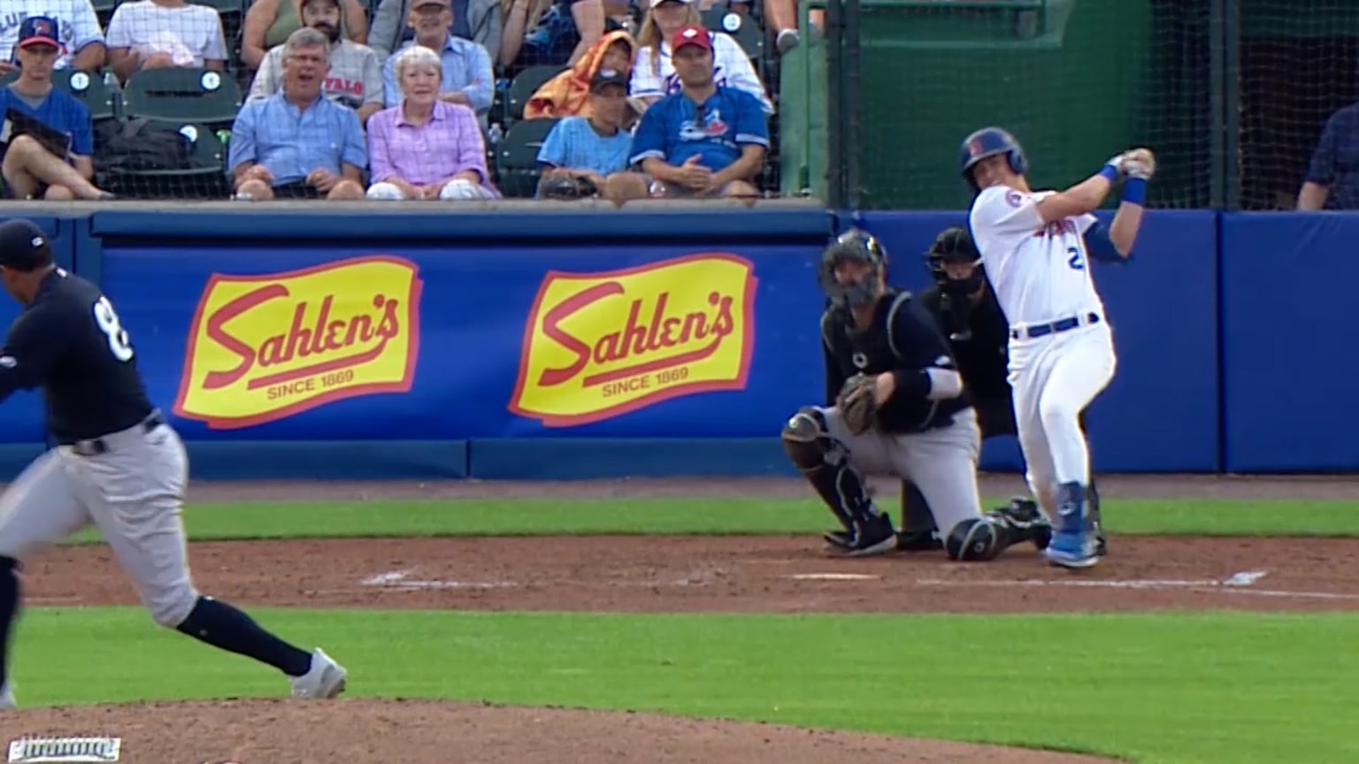 Cameron Eden hits an RBI single | 07/26/2023 | Bisons