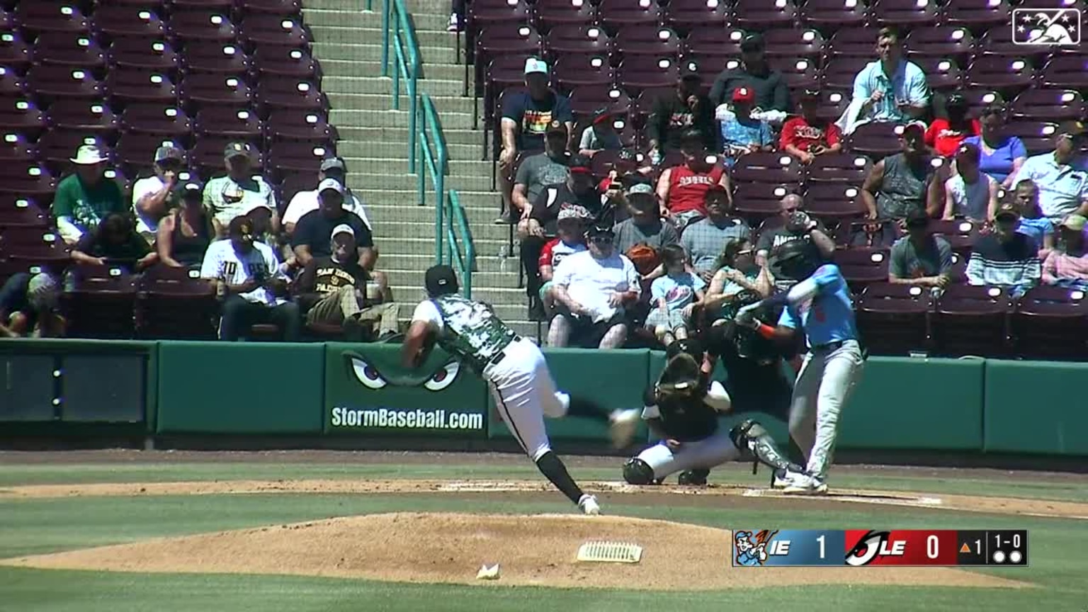 Denzer Guzman hits two-run single | 06/27/2023 | 66ers