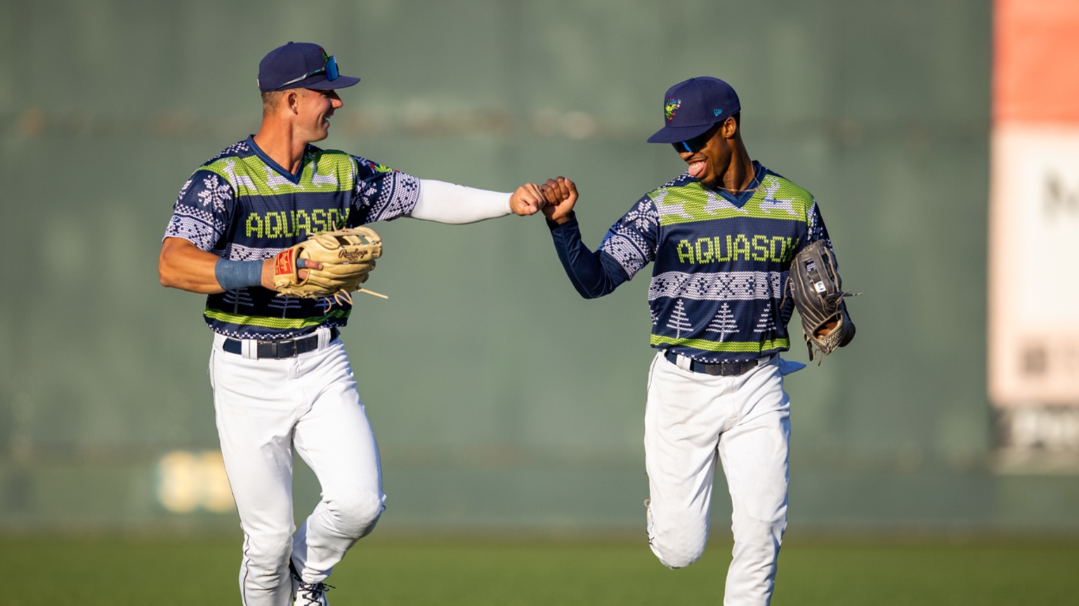 Carson Jones makes a diving catch | 07/26/2025 | AquaSox