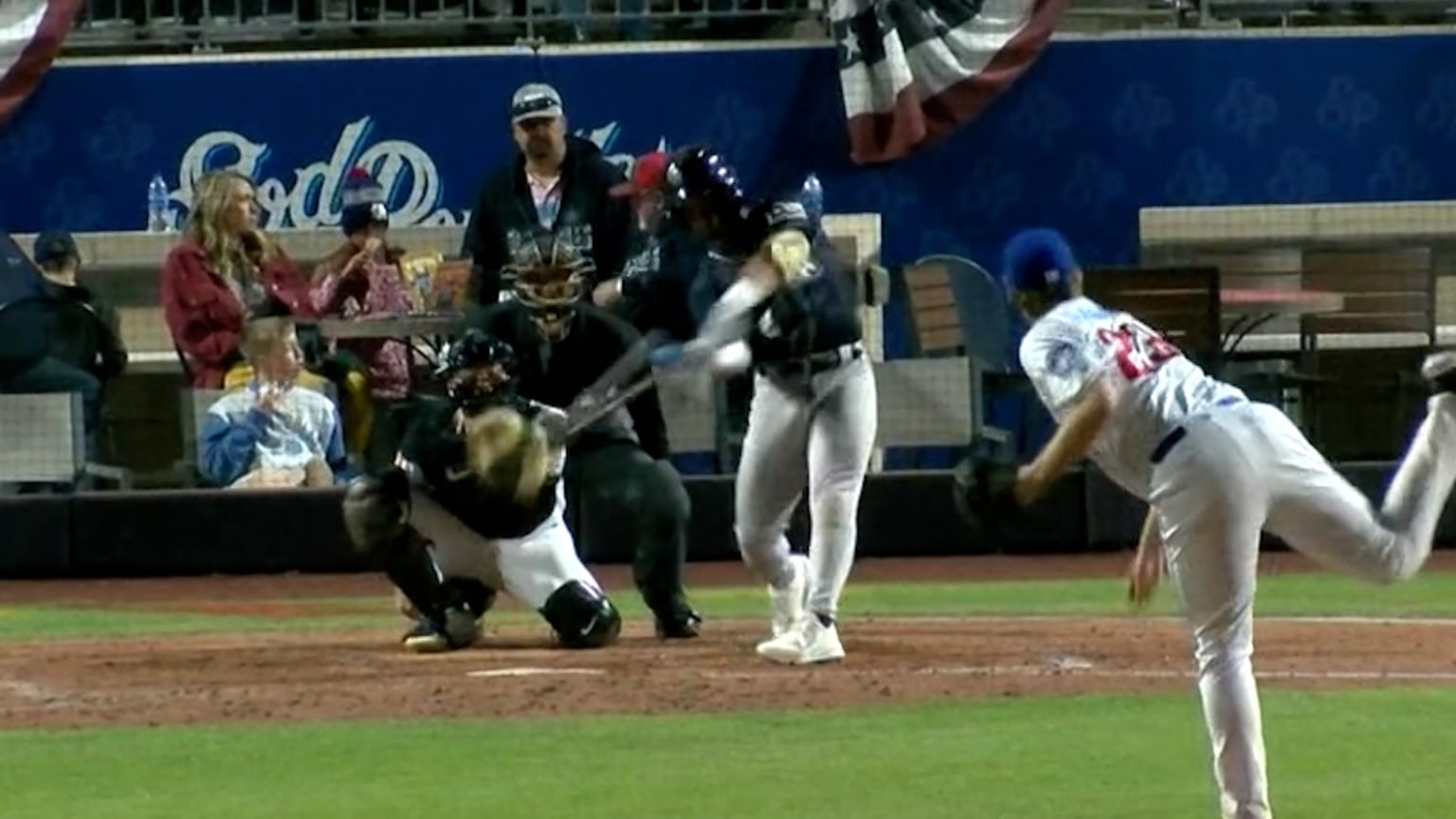 Ray-Patrick Didder collects a pair of home runs | 04/07/2024 | Missions