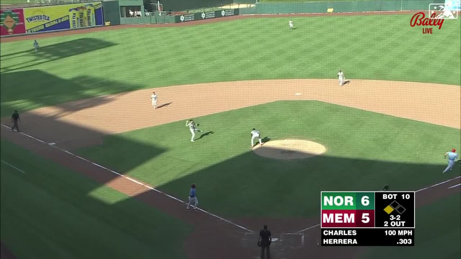 Coby Mayo's barehanded grab | 08/20/2023 | MiLB.com