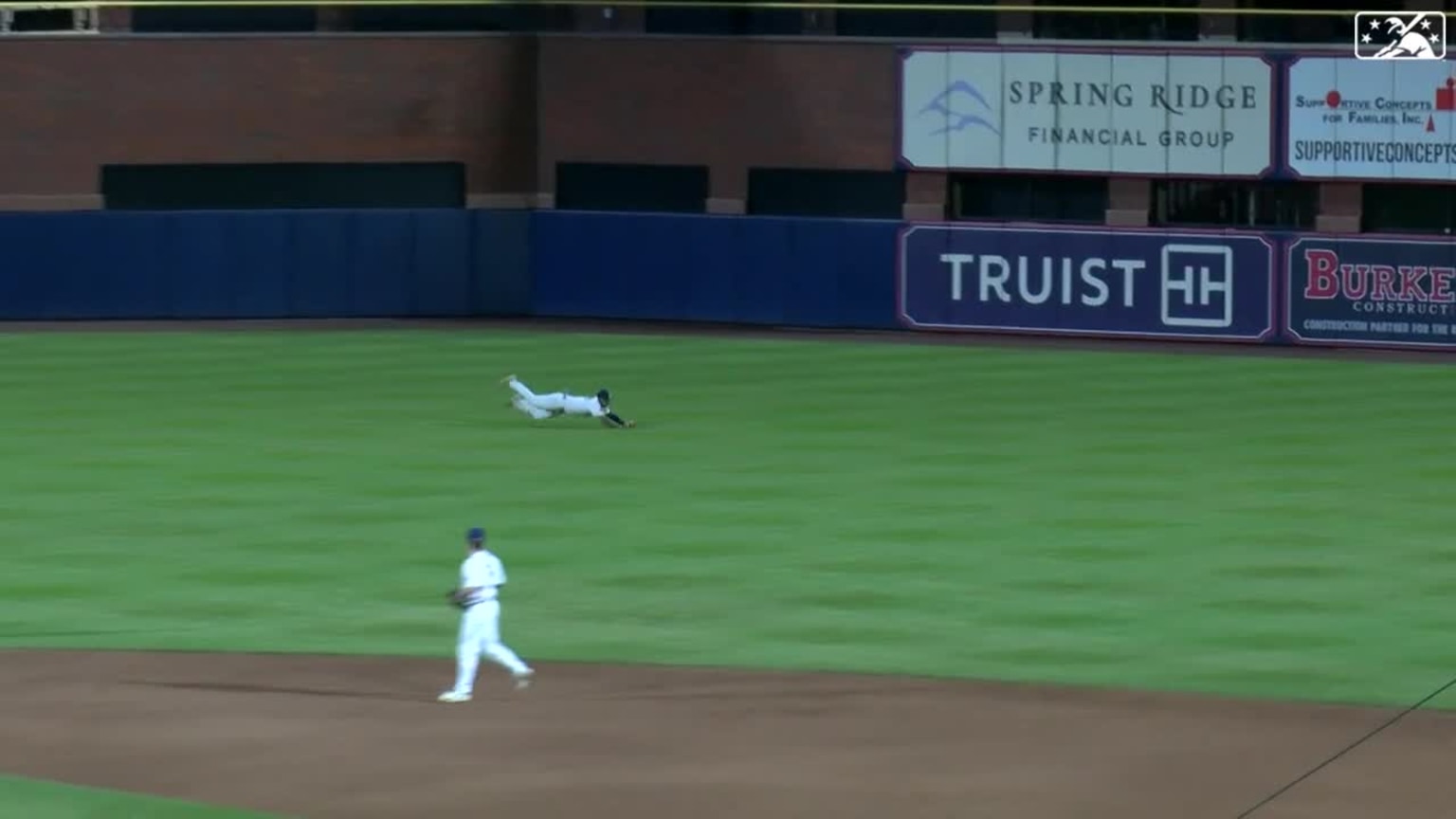 Marcus Lee Sang's diving catch | 09/08/2023 | Fightin Phils
