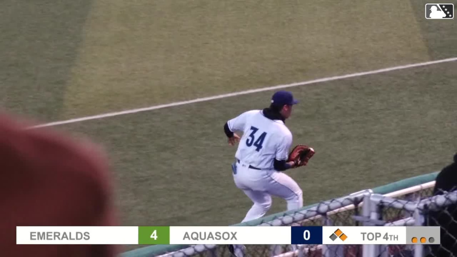 Gabriel Moncada's nice over-the-shoulder grab | 04/11/2024 | AquaSox