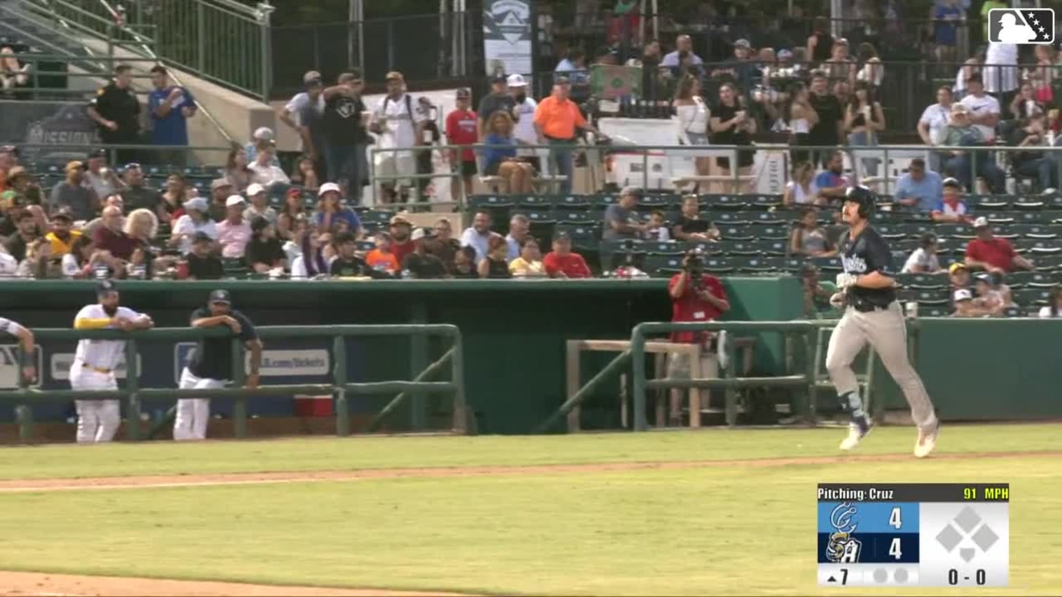 Colin Barber's solo home run | 06/12/2024 | Hooks