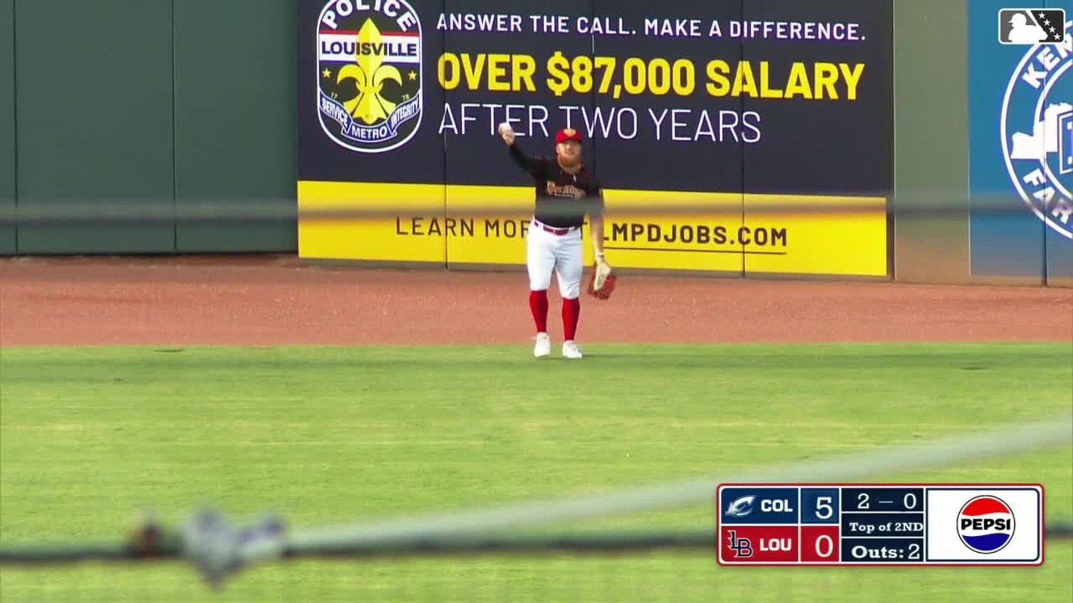 Blake Dunn makes a great catch while falling down | 07/20/2024 | Bats