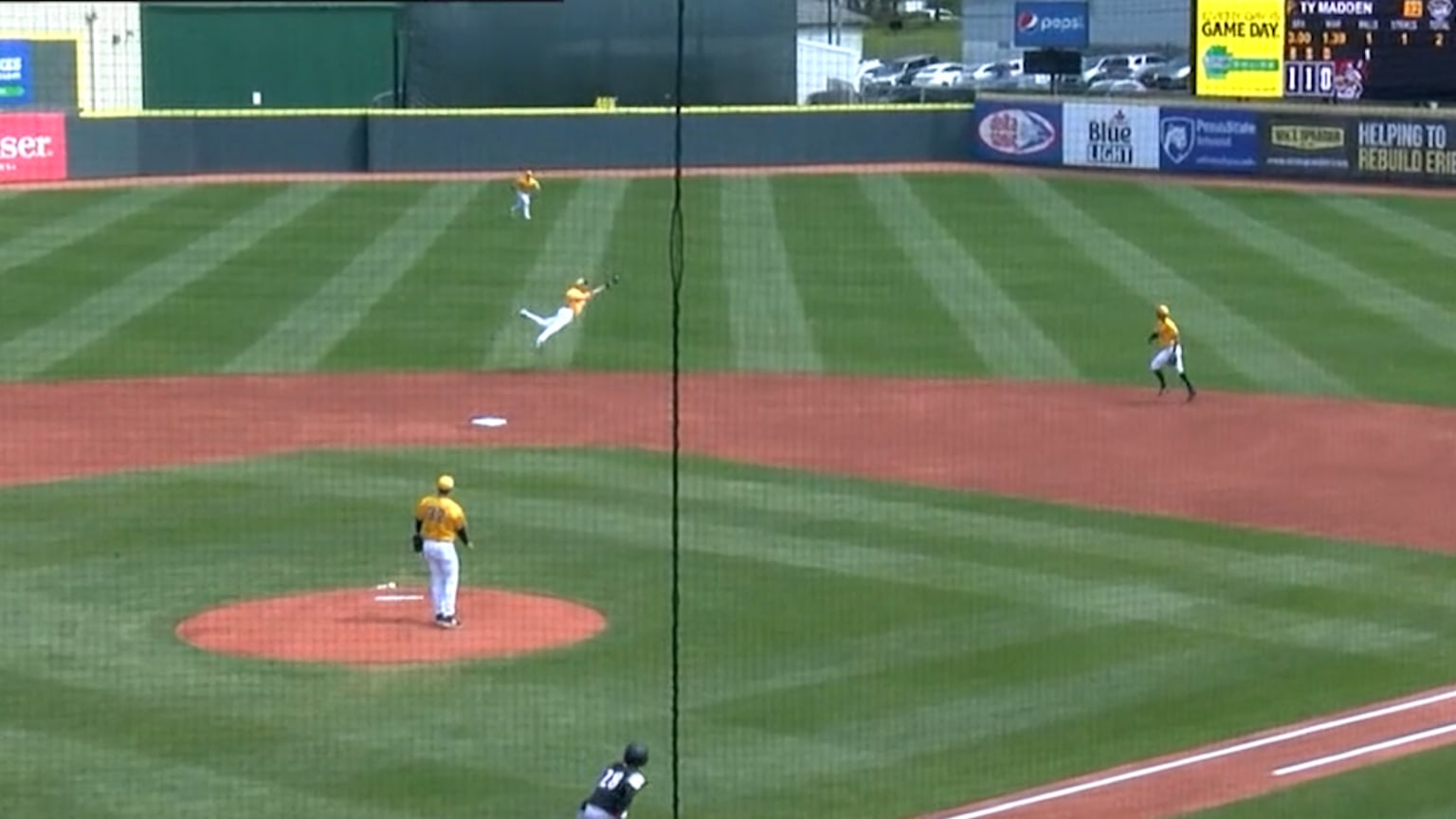 Gage Workman's diving catch | 05/10/2023 | Arizona Complex League