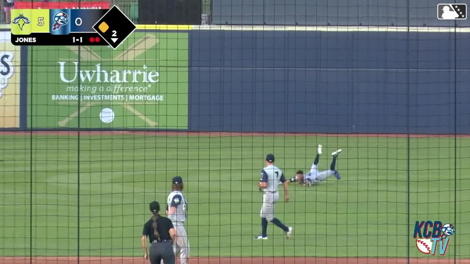 Asbel Gonzalez's diving catch | 04/19/2025 | Fireflies