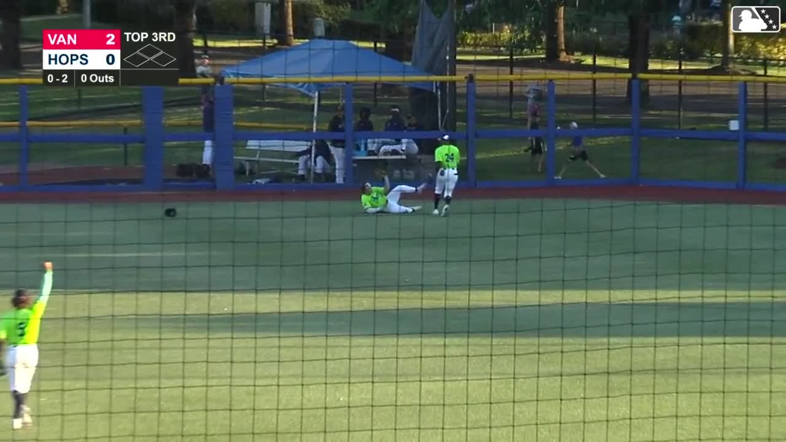 Jack Hurley makes a sliding basket catch | 07/25/2024 | Hops