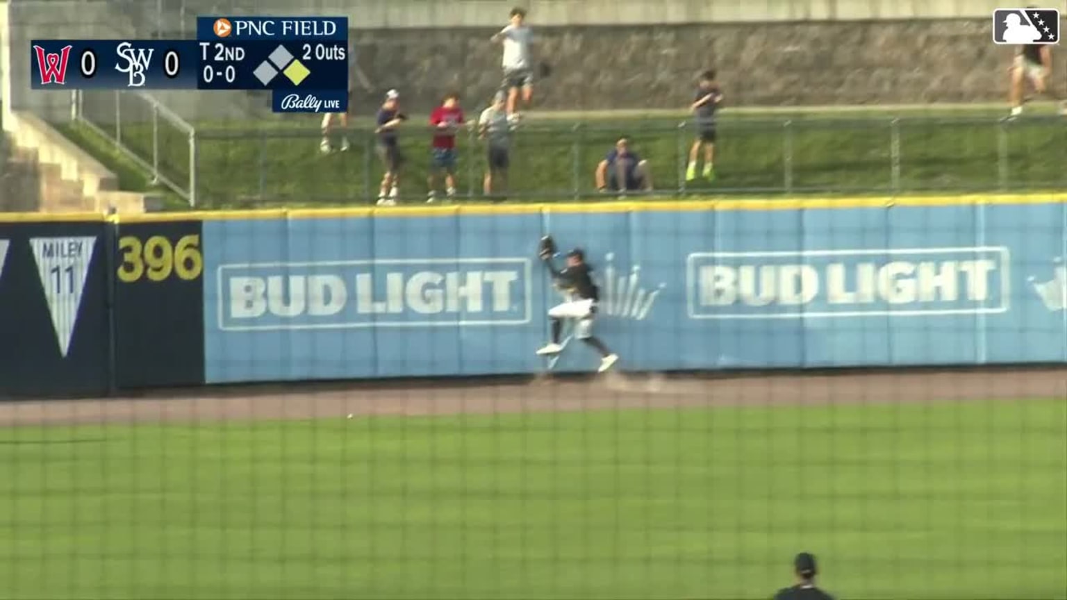 Brandon Lockridge's great catch | 07/26/2024 | RailRiders