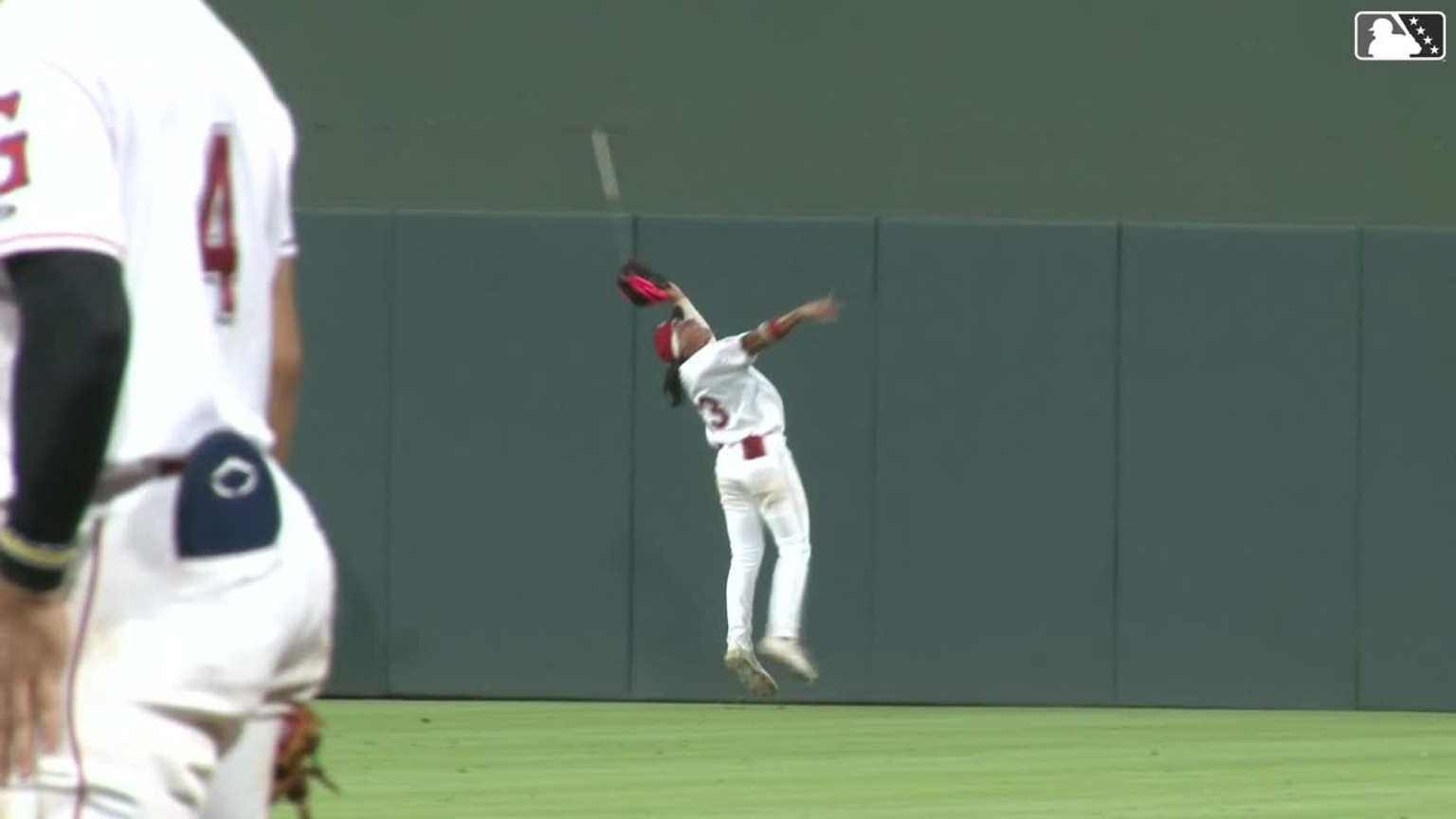 Jhostynxon Garcia's incredible catch in center | 08/02/2024 | Drive