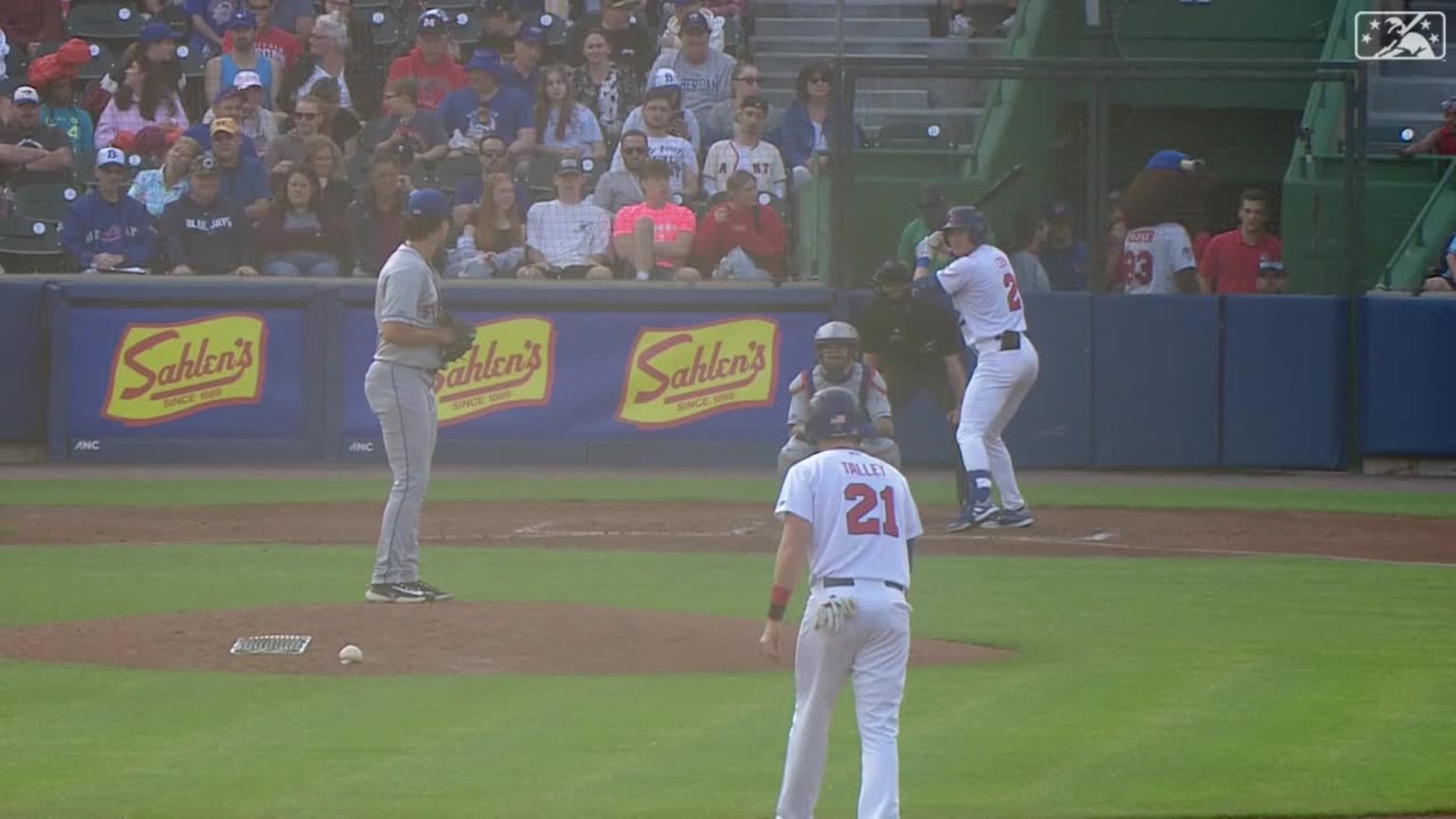 Cameron Eden RBI Single | 06/18/2023 | Bisons