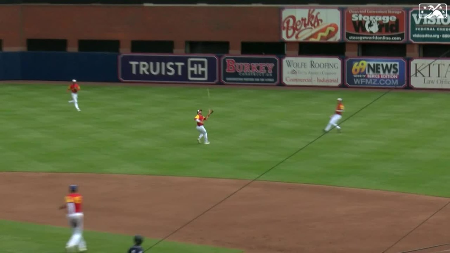 Dunn starts great double play | 05/09/2023 | Fightin Phils