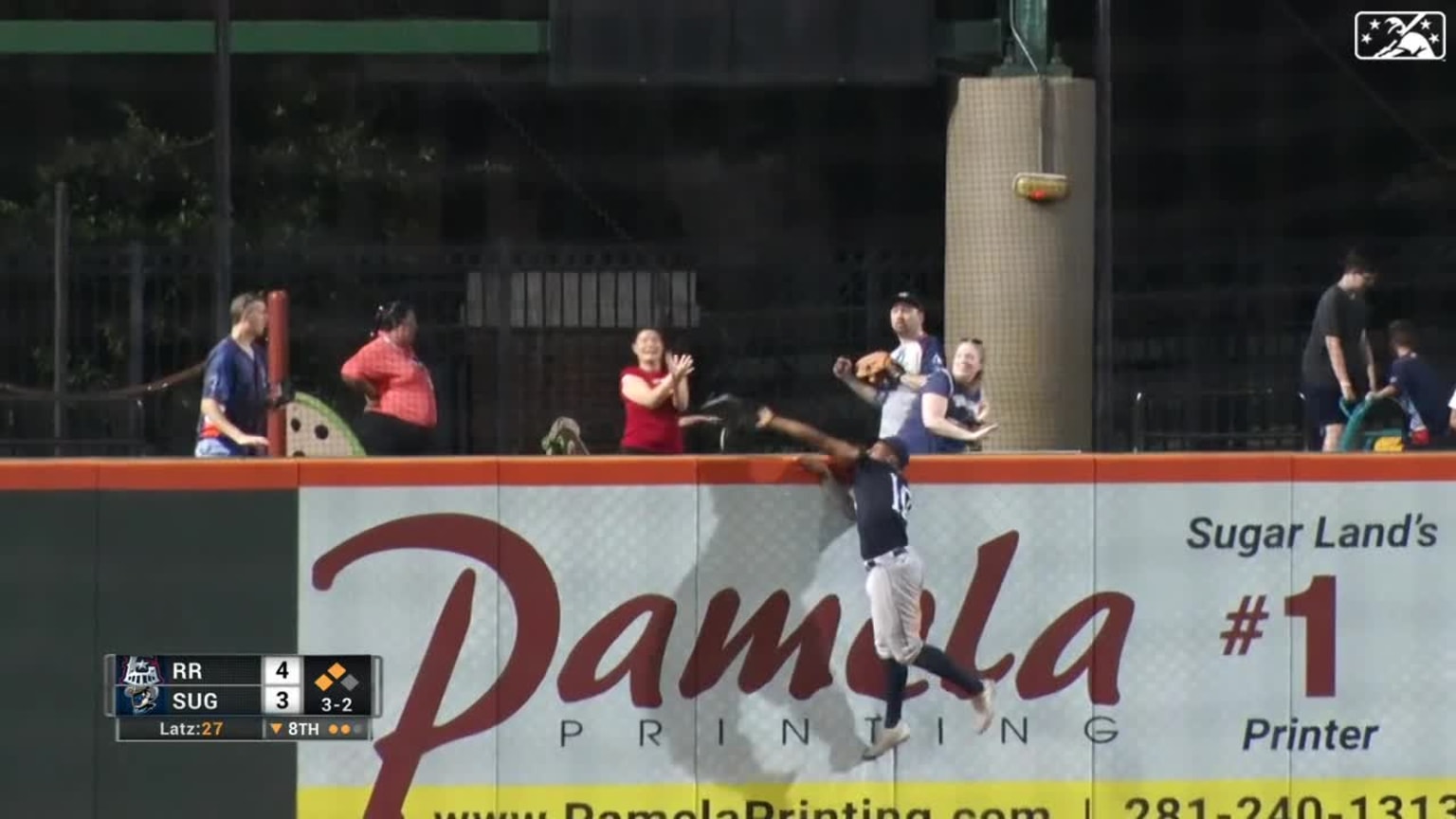 Elier Hernandez' home run robbery | 08/21/2023 | Express