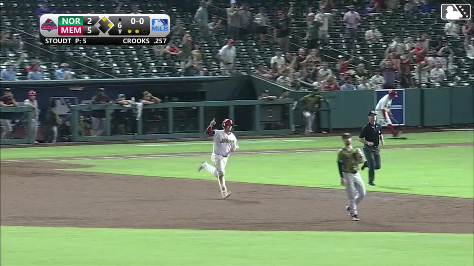 Jimmy Crooks' three-run home run | 06/20/2025 | Redbirds