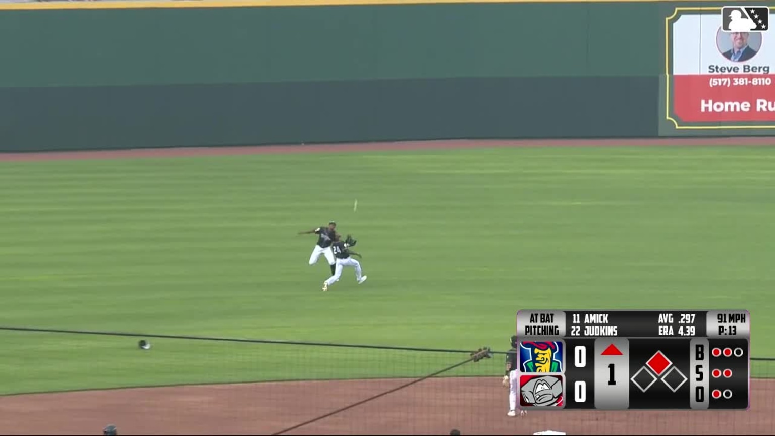 Leo De Vries's over the shoulder catch | 08/01/2025 | Lugnuts