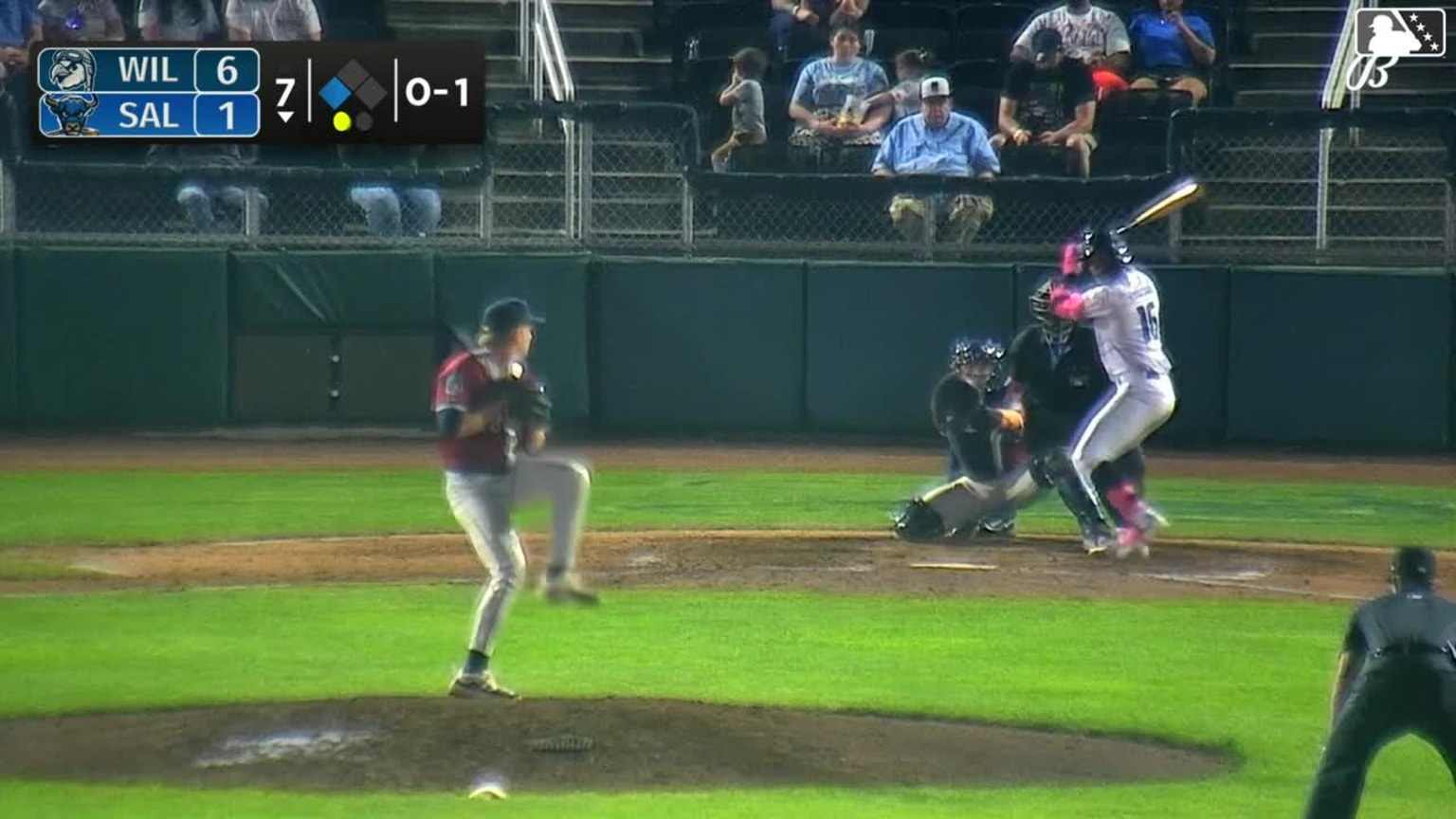 Ilan Fernandez out on a sacrifice fly to center fielder José Anderson ...