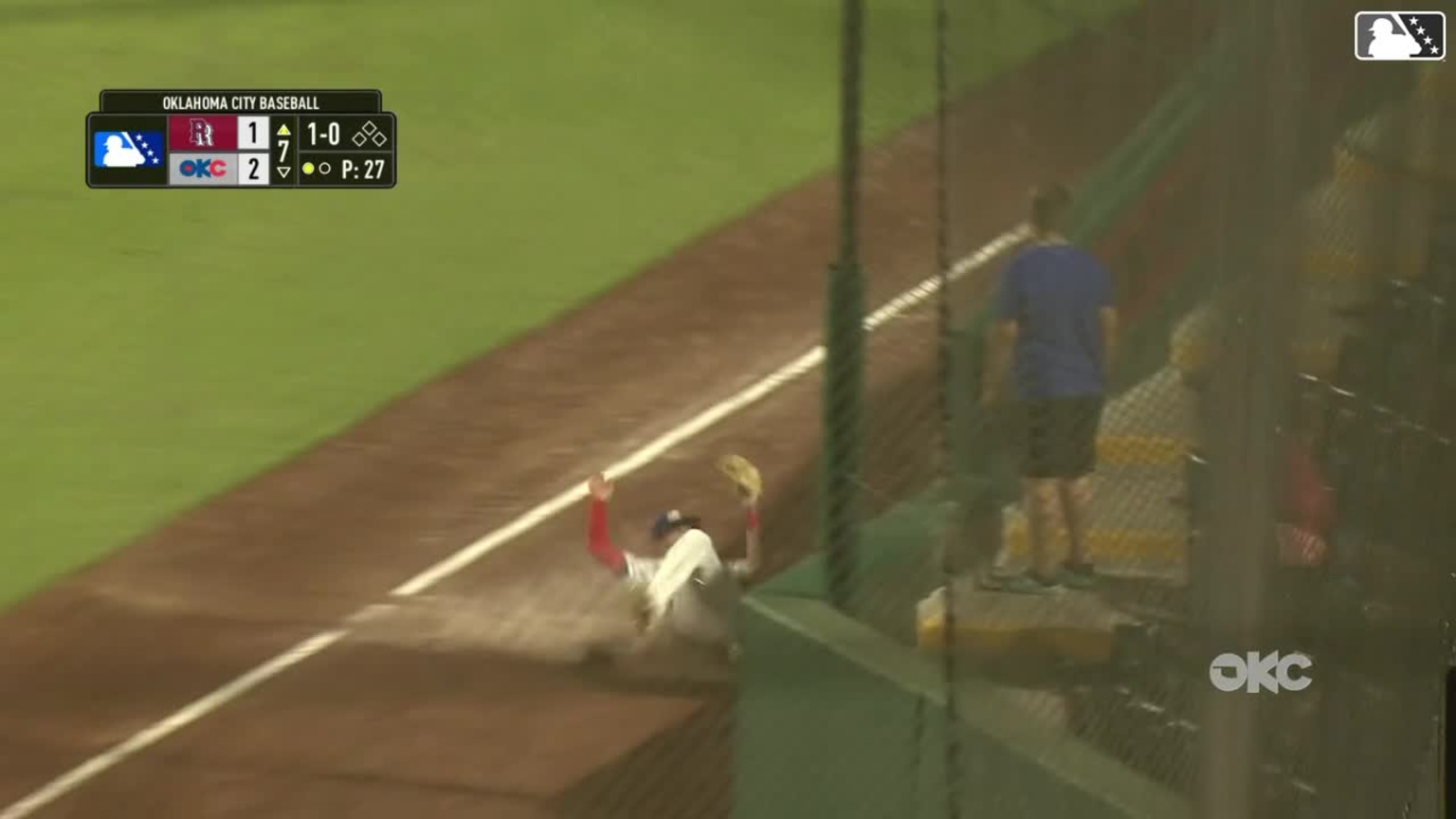 Ryan Ward's terrific sliding catch | 08/08/2024 | Comets