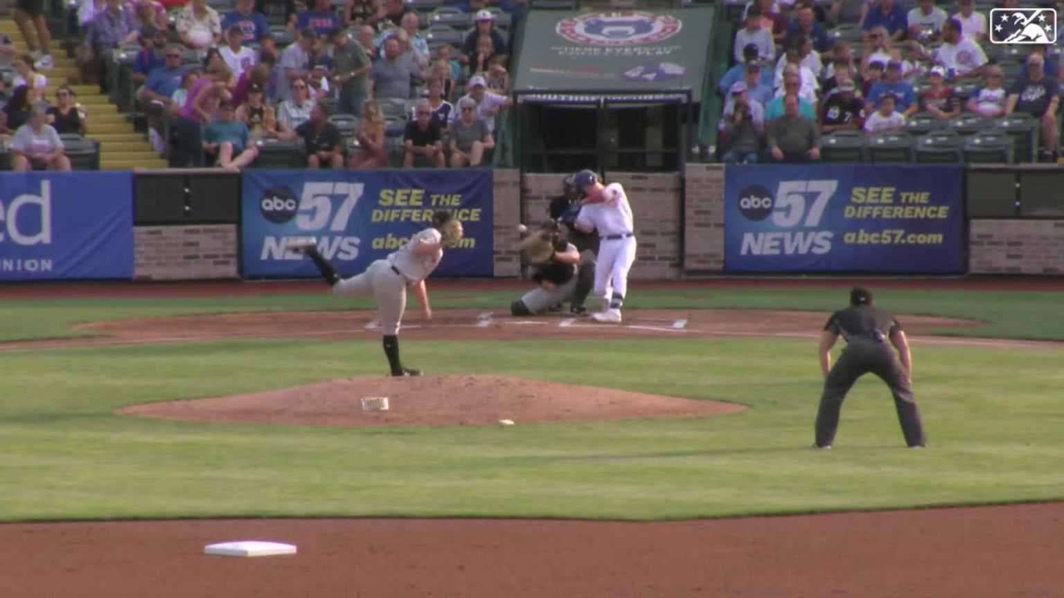 James Triantos' solo homer | 08/01/2023 | Cubs