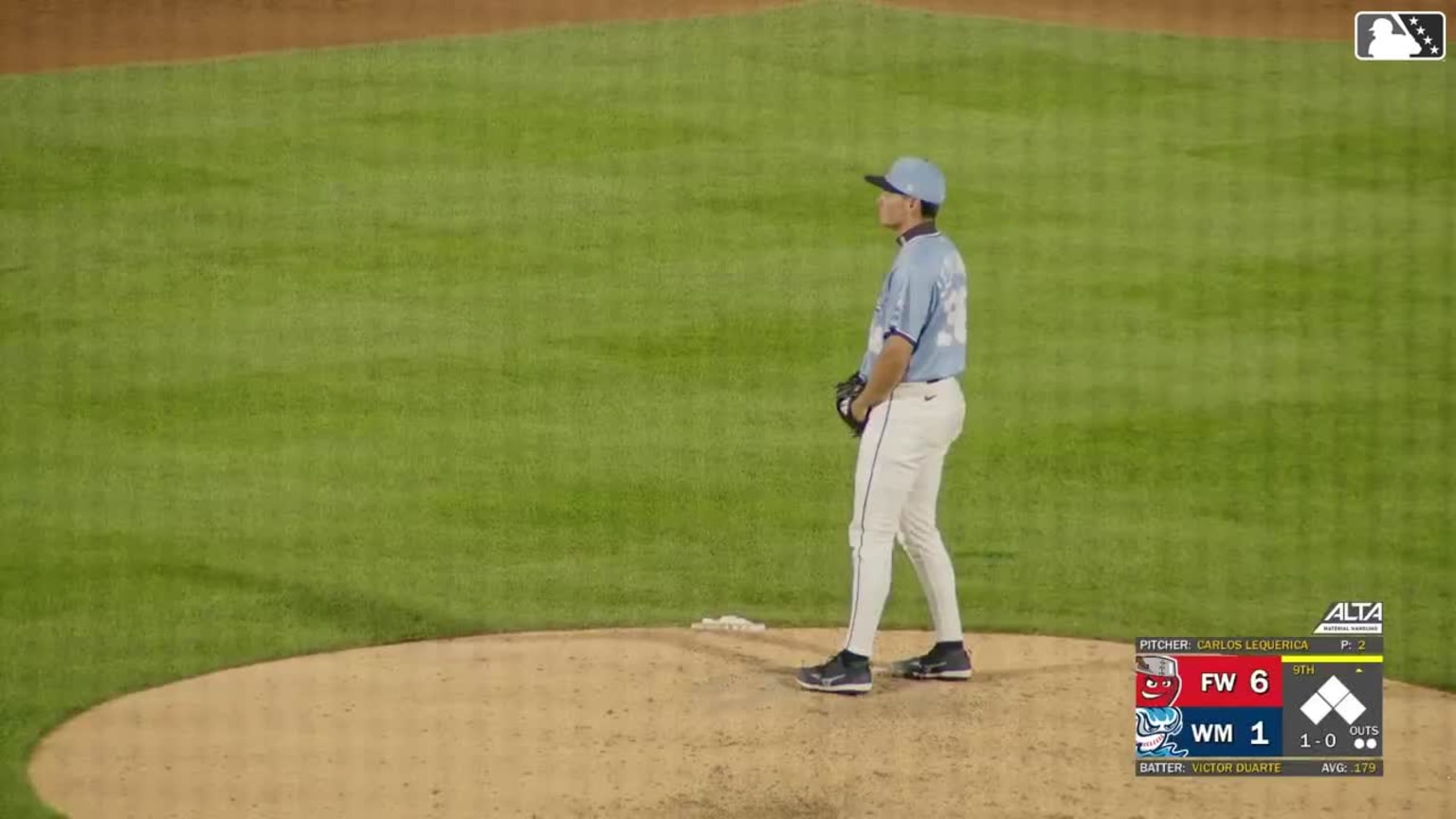 Jackson Strong makes a diving catch | 09/06/2025 | Whitecaps