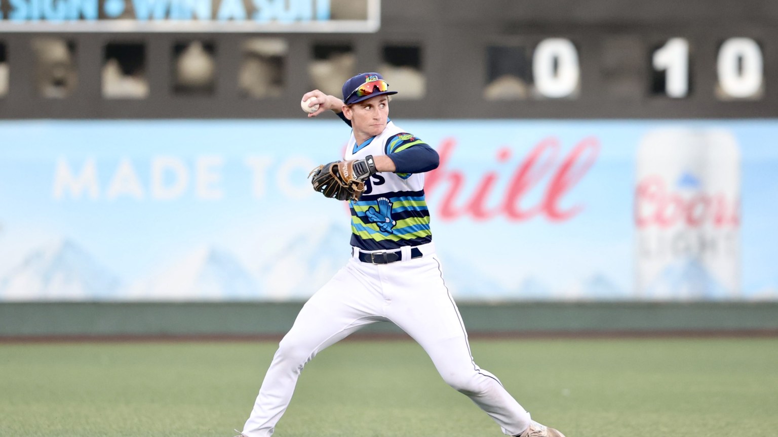 Colt Emerson makes a spinning play | 09/05/2024 | AquaSox