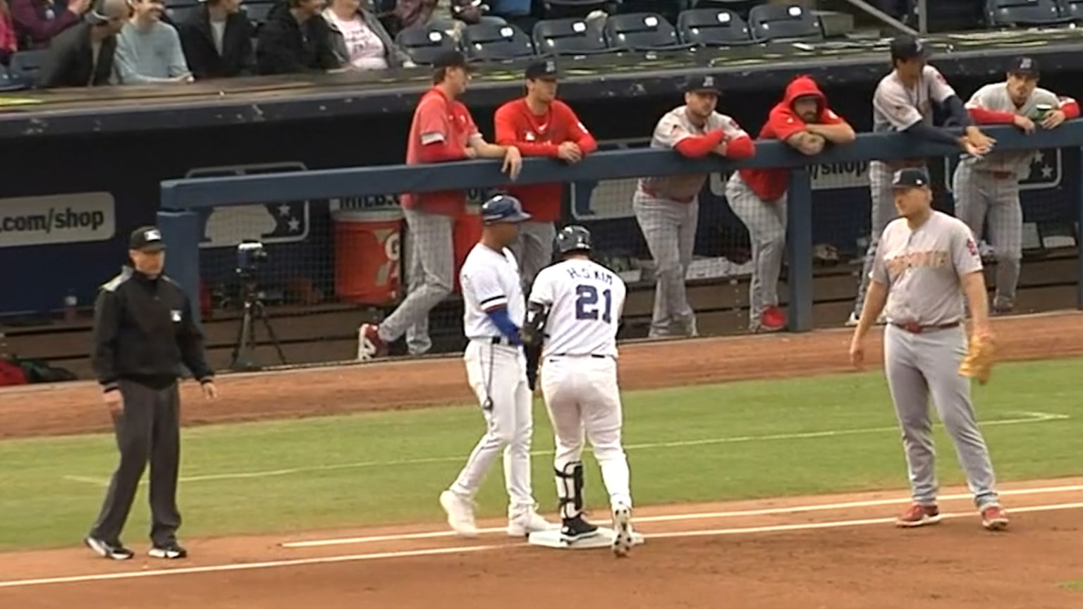 Ha-Seong Kim's two-hit game in his first rehab game | 05/27/2025 | Bulls