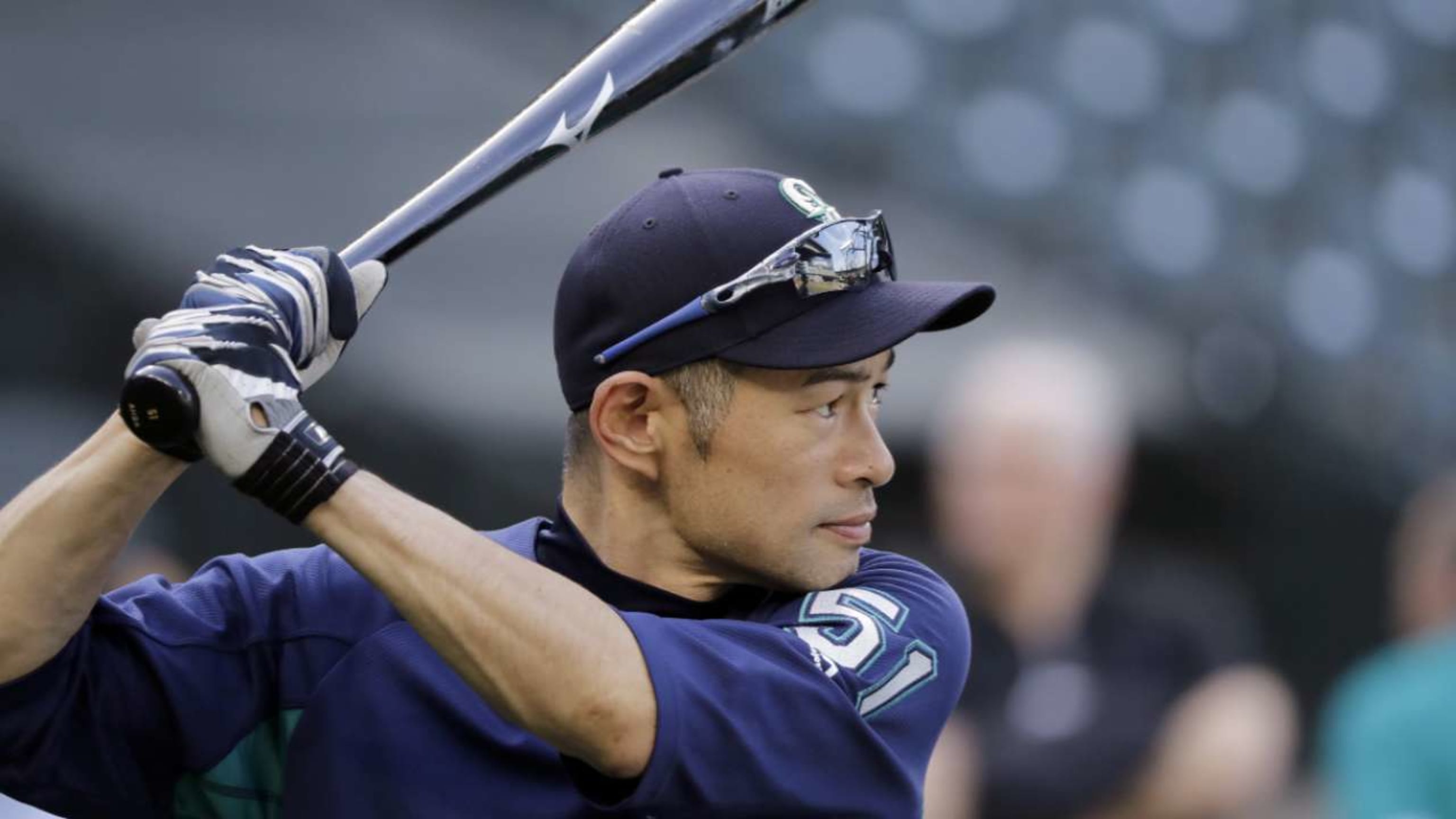 ichiro hitting bats