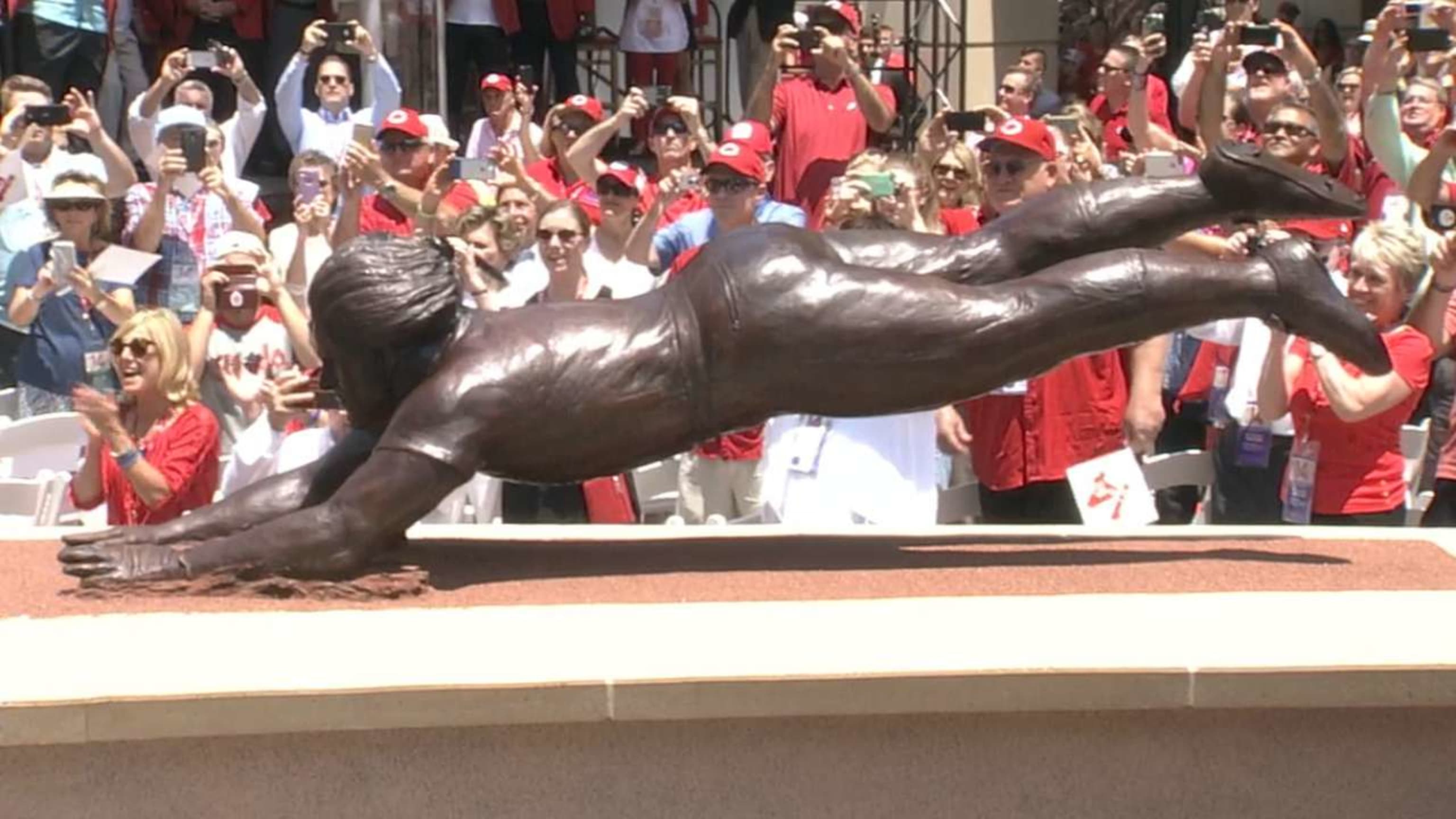 pete rose diving statue