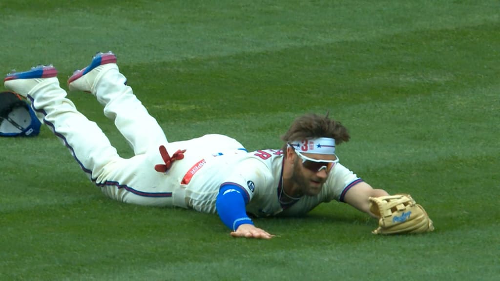 bryce harper diving catch
