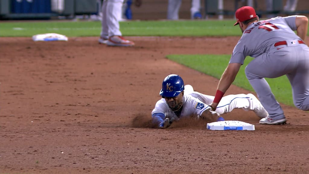 yadier molina throwing