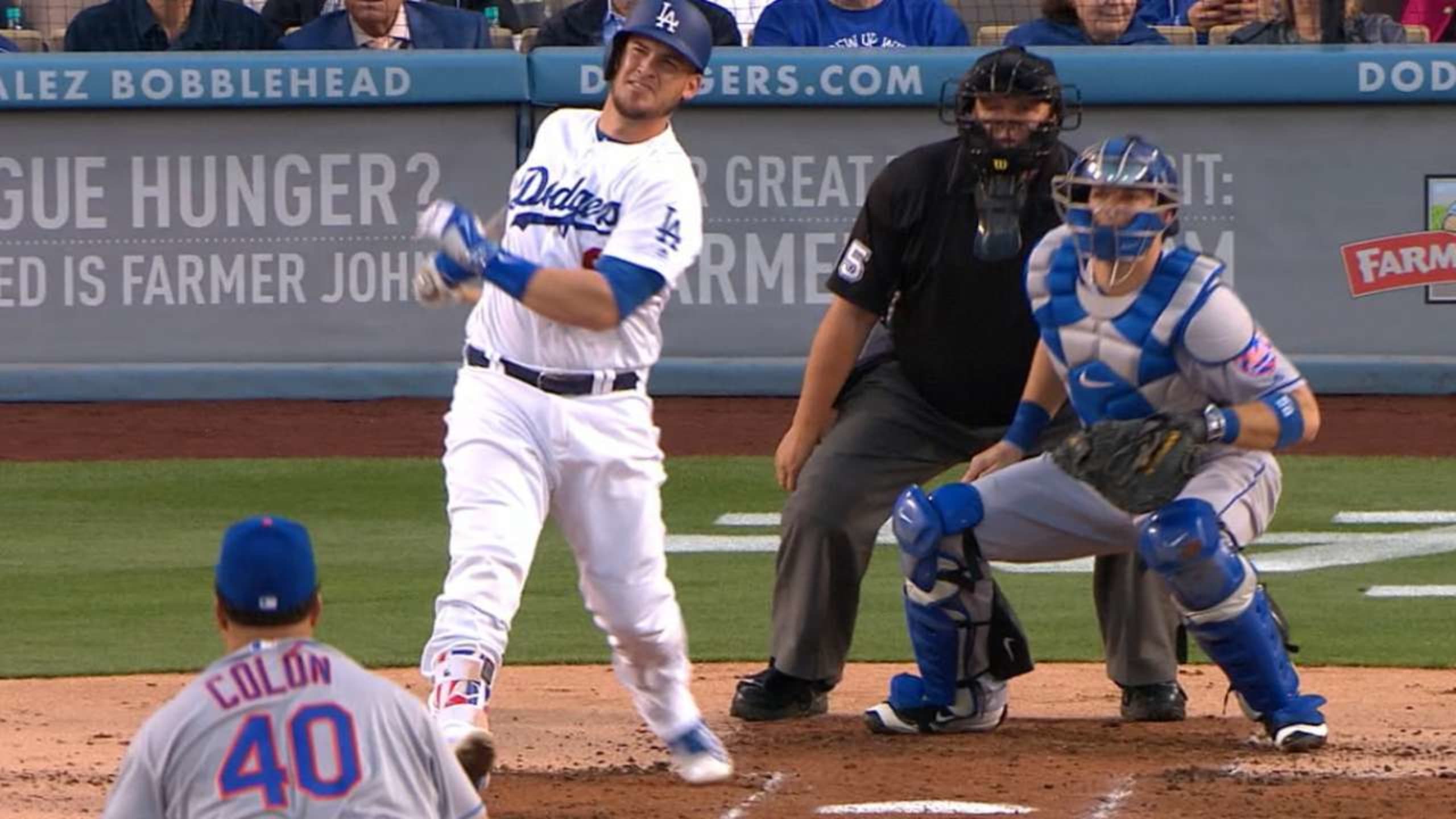 Grandal conecta JR de tres rayas