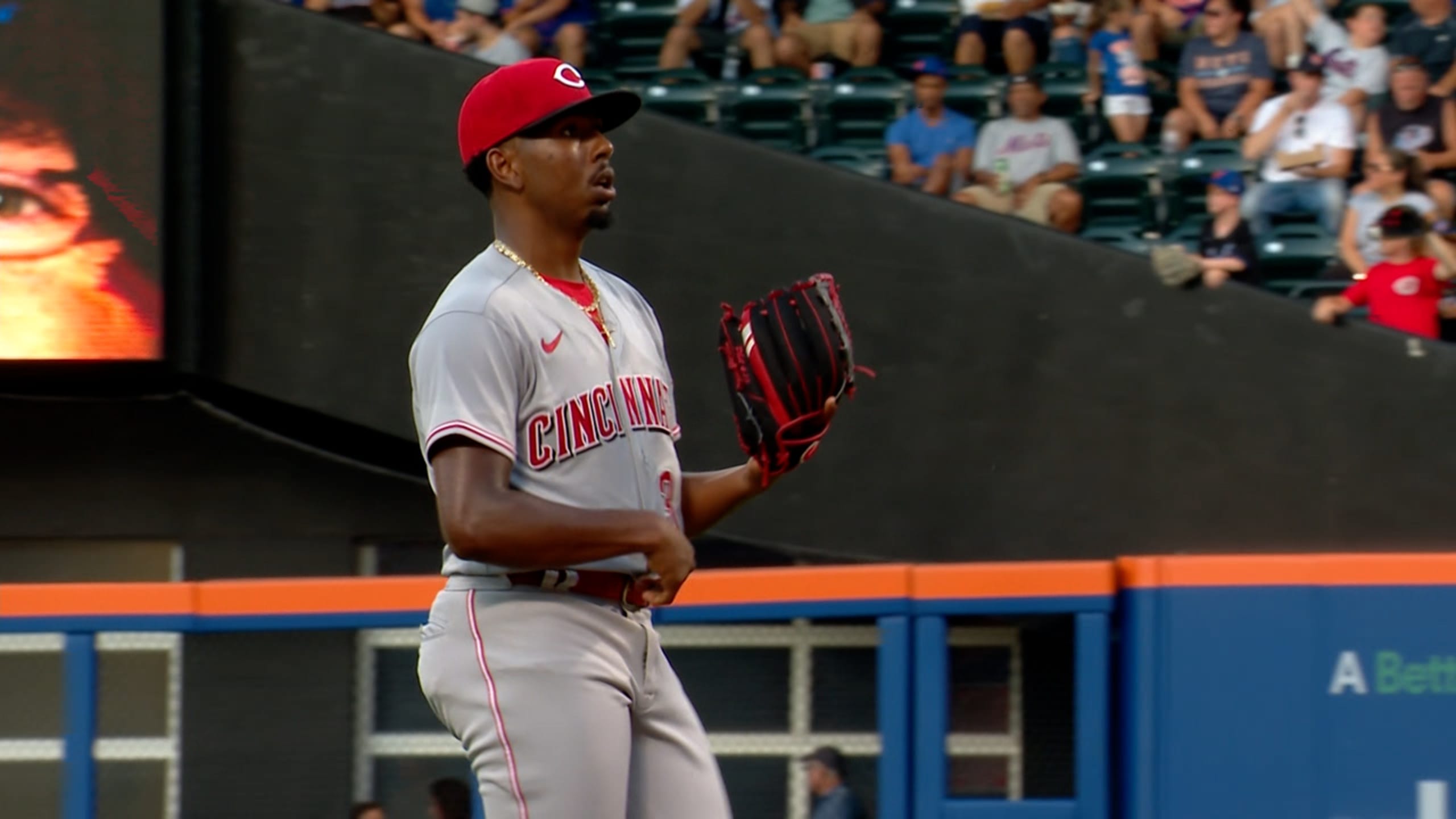 Justin Dunn makes Reds debut
