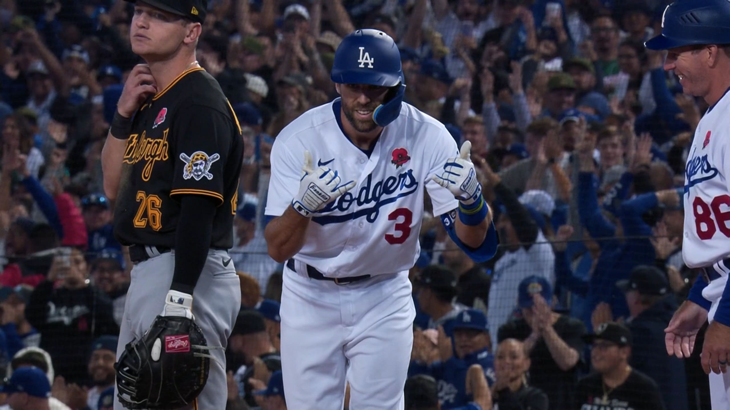 Taylor gives the Dodgers the lead