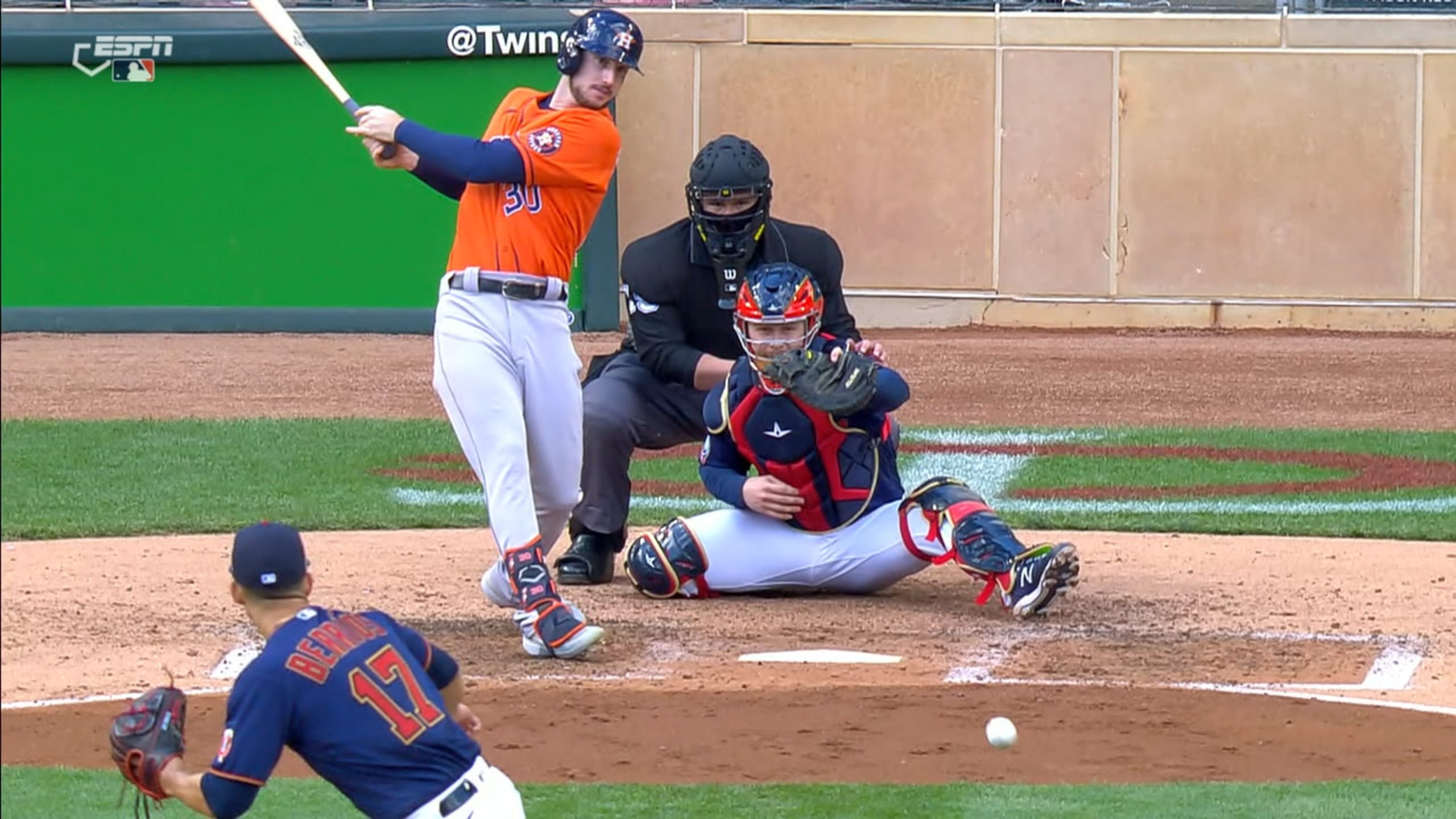 Kyle Tucker's RBI single Kyle Tucker's RBI single