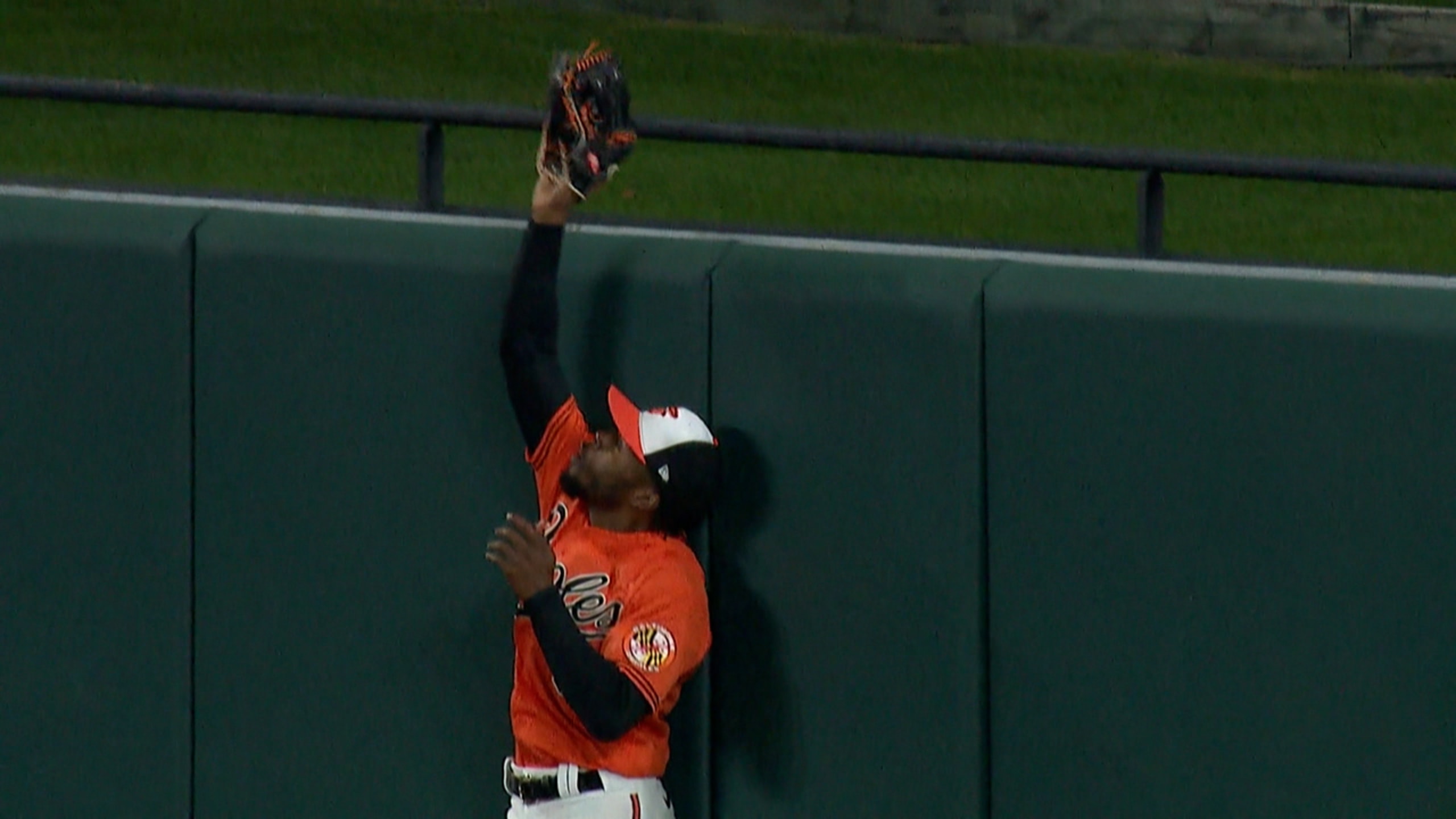 Cedric Mullins' catch at the wall