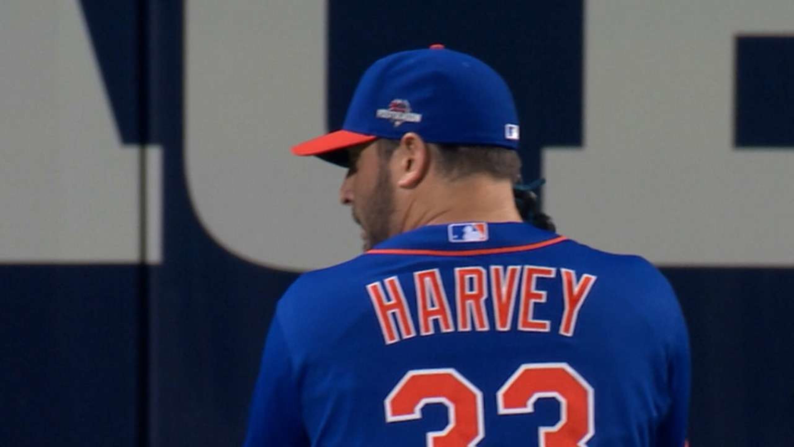 Harvey gana el Juego 3 de la serie
