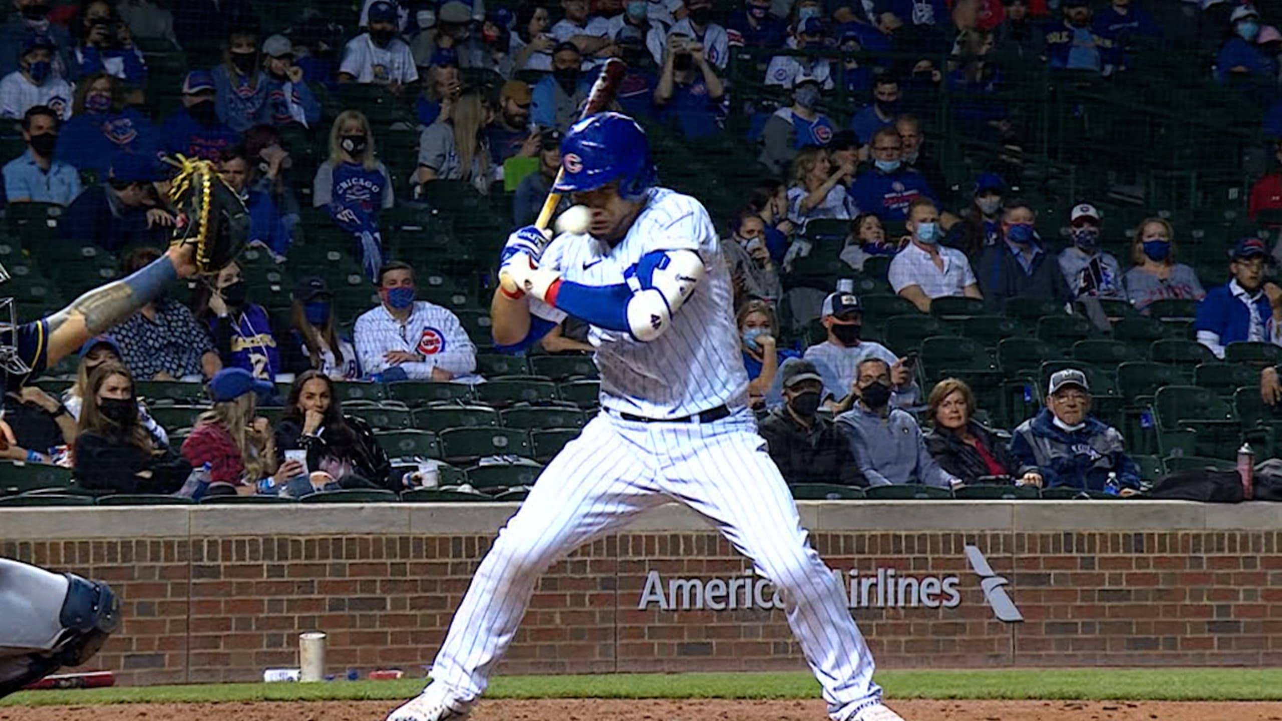 Willson Contreras hit in helmet