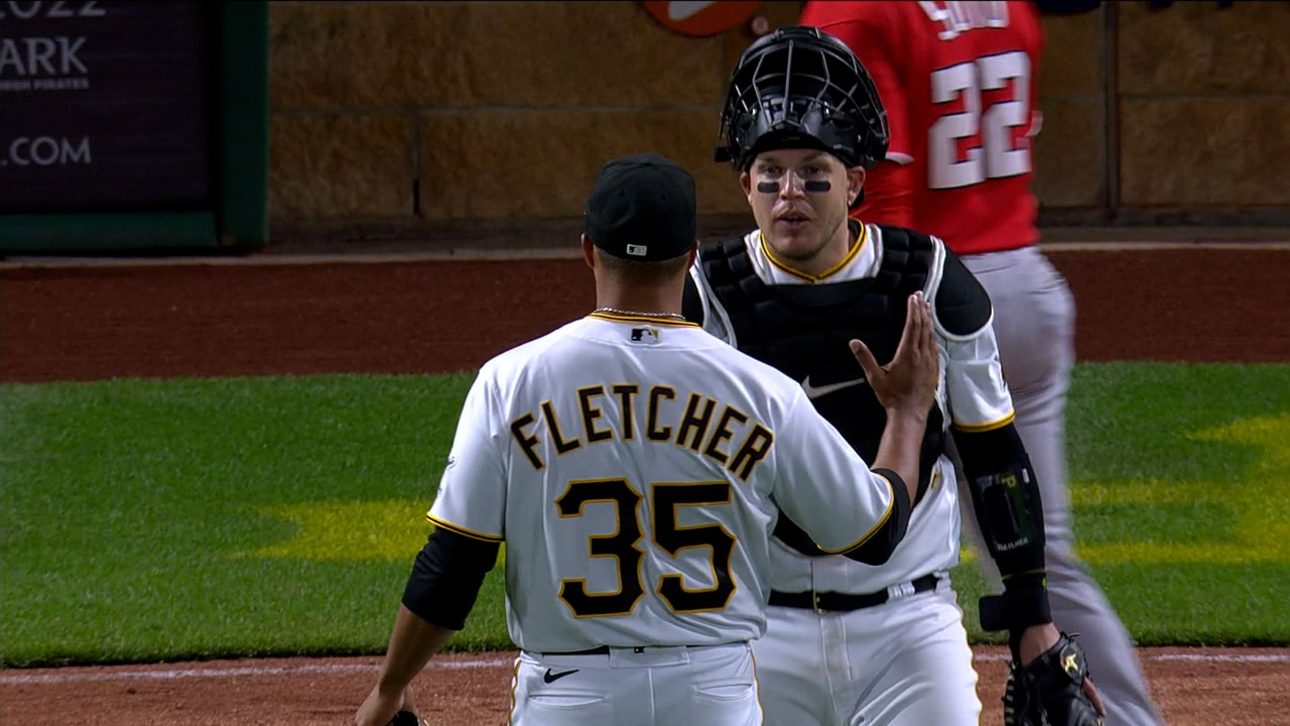 Aaron Fletcher obtiene el último out