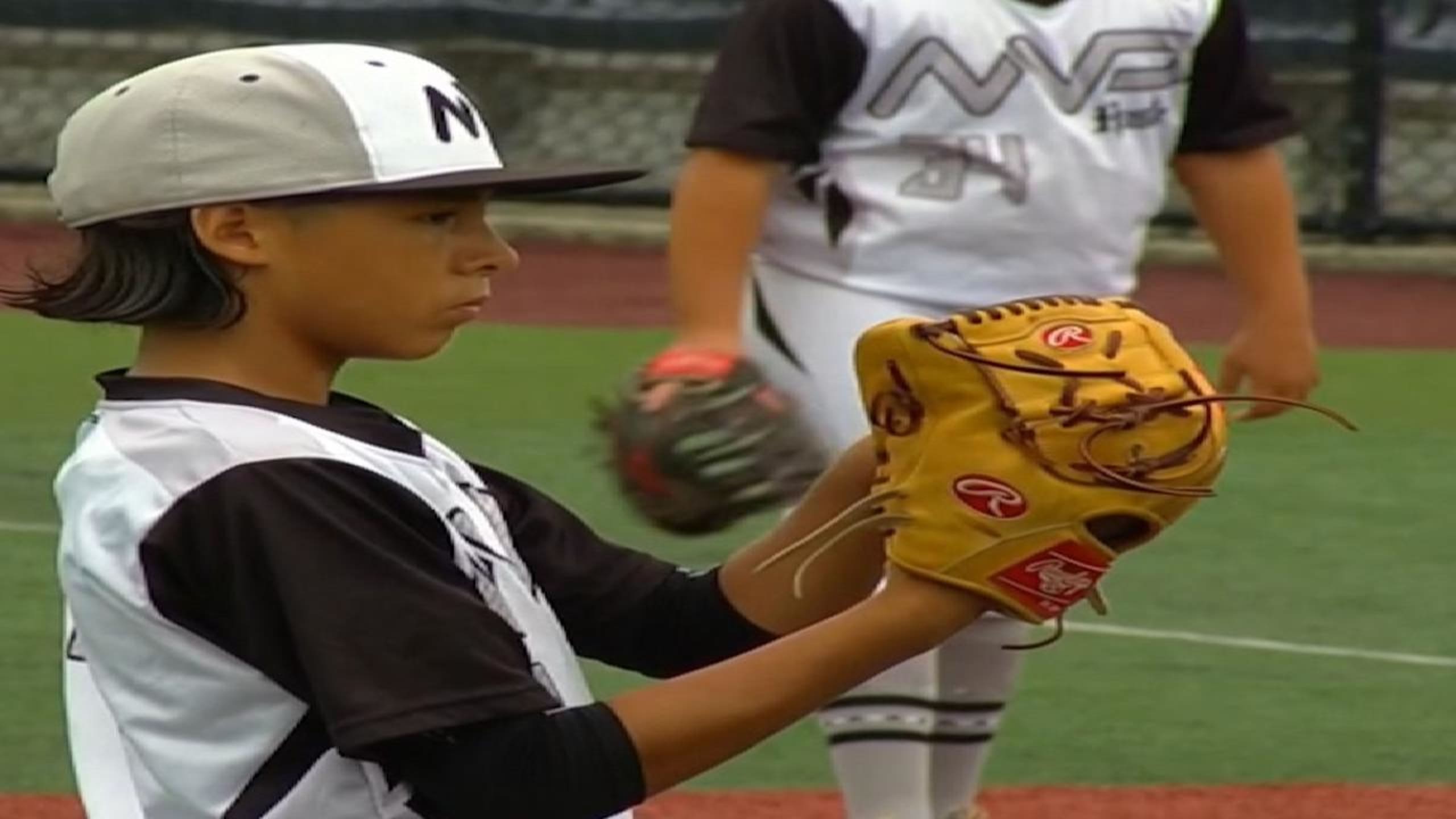 Curiel fans five in relief