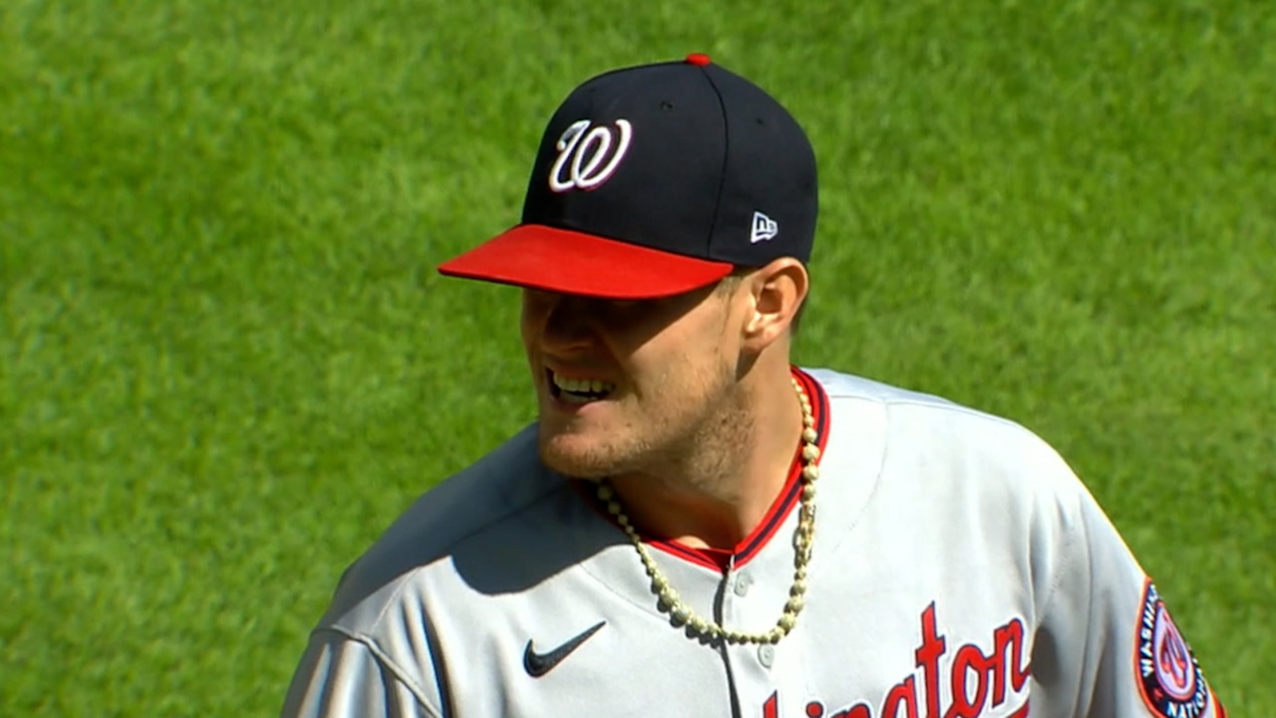 Josh Rogers fans Eugenio Suárez