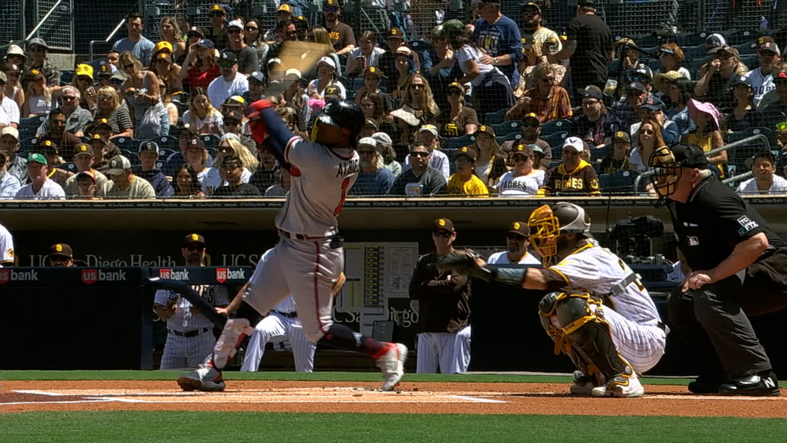 Ozzie Albies' leadoff home run