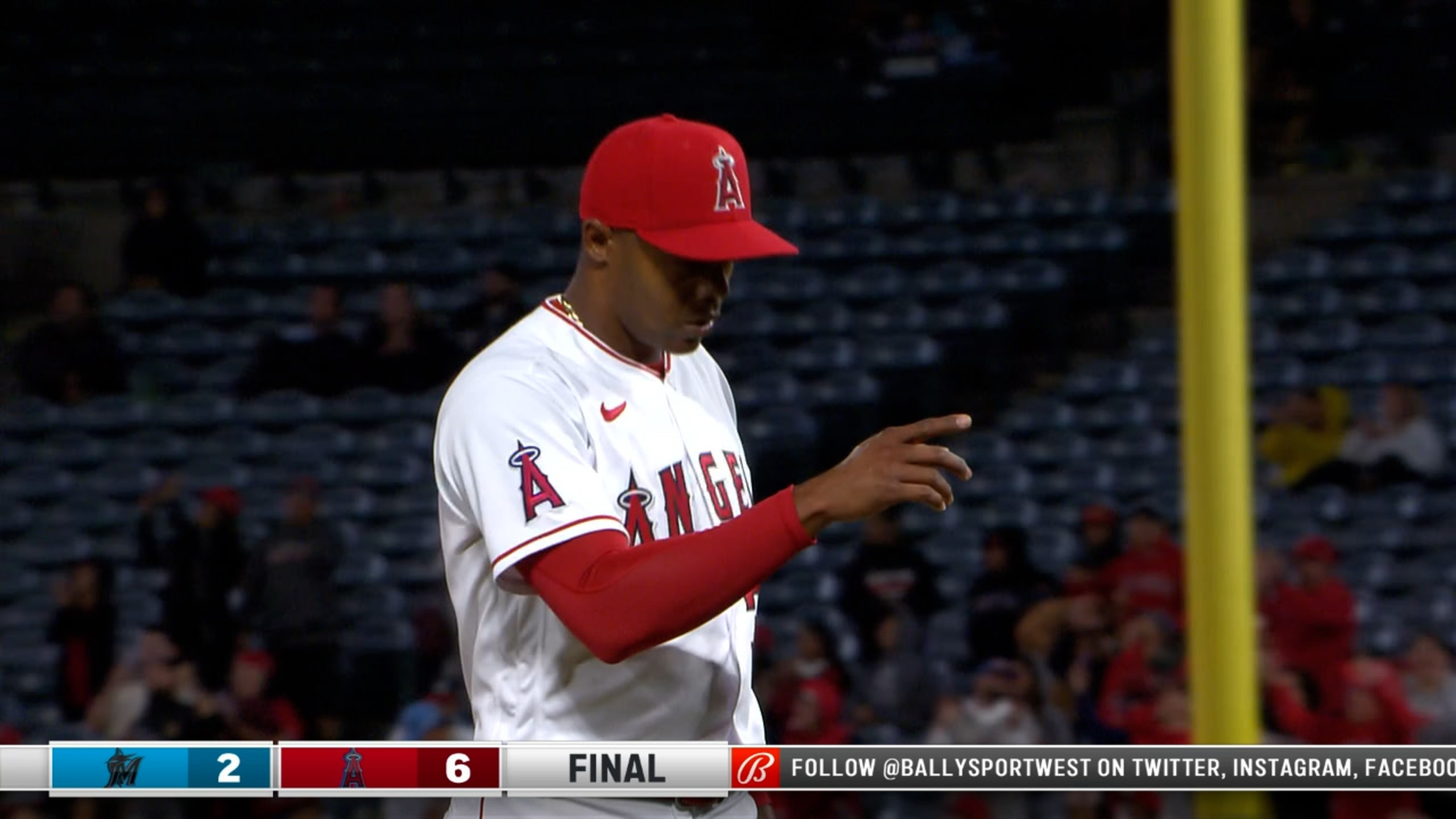 Raisel Iglesias seals win