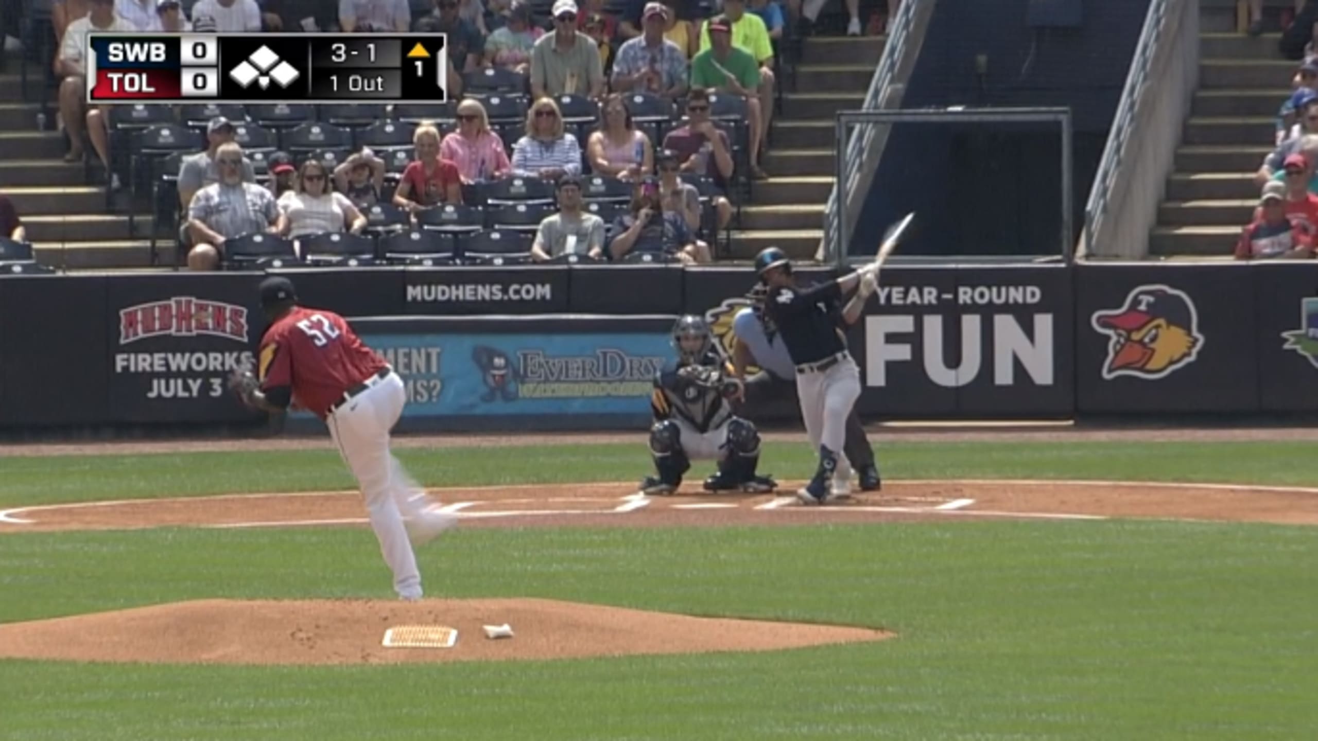 Oswald Peraza homer opens scoring