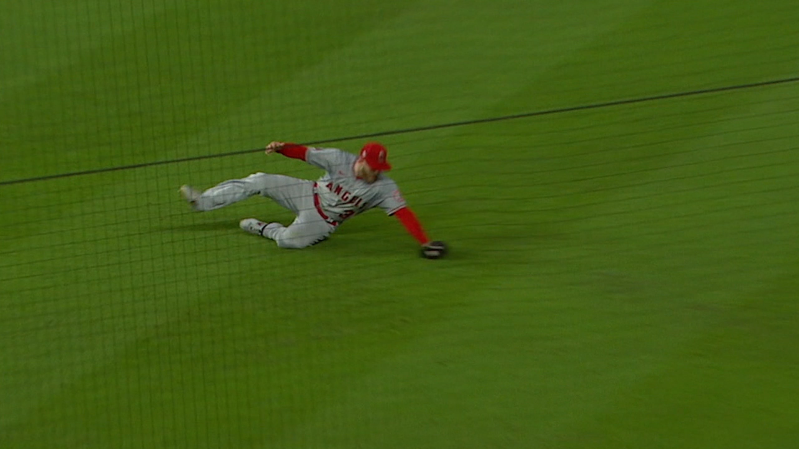 Taylor Ward's diving catch