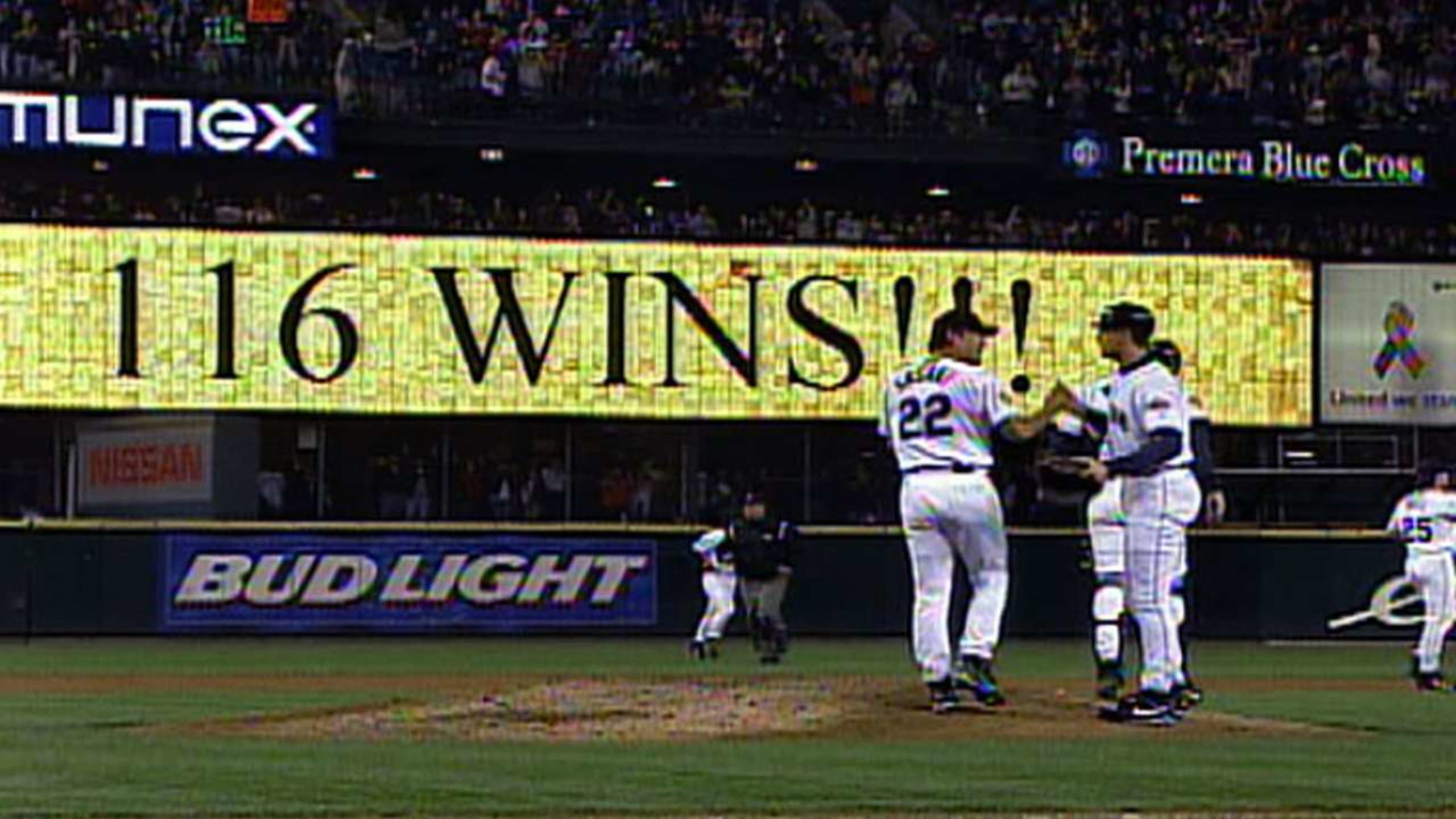 Mariners win 116th game of 2001