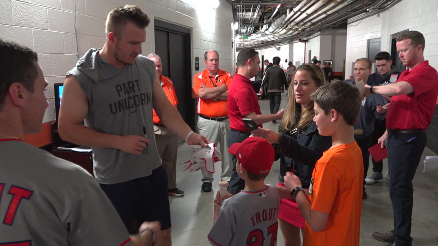 BAL@LAA: Trout meets with super fan before game | 05/10/2019 | Los ...